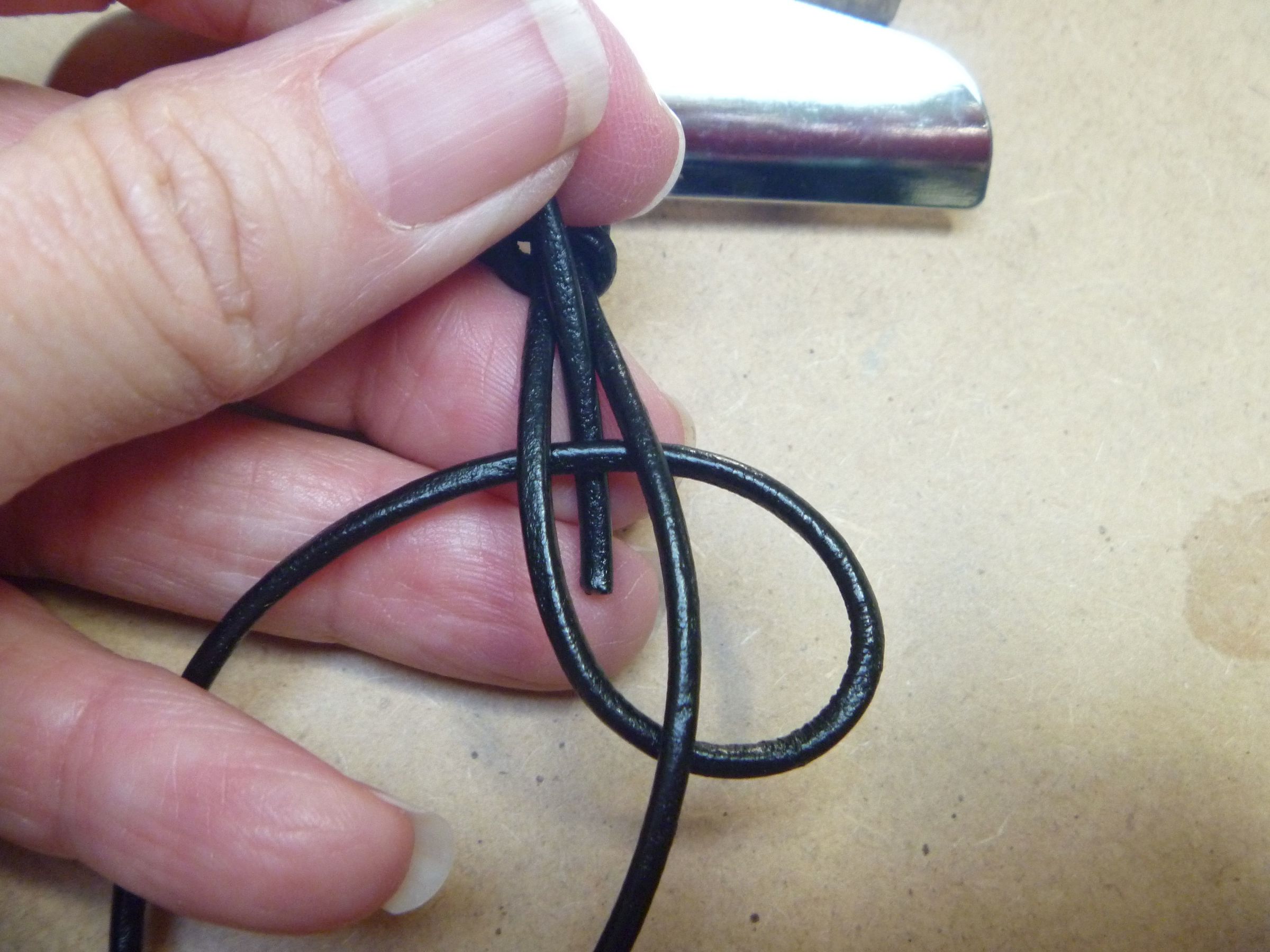 Celtic Knot Macrame Bracelet : 9 Steps (with Pictures) - Instructables