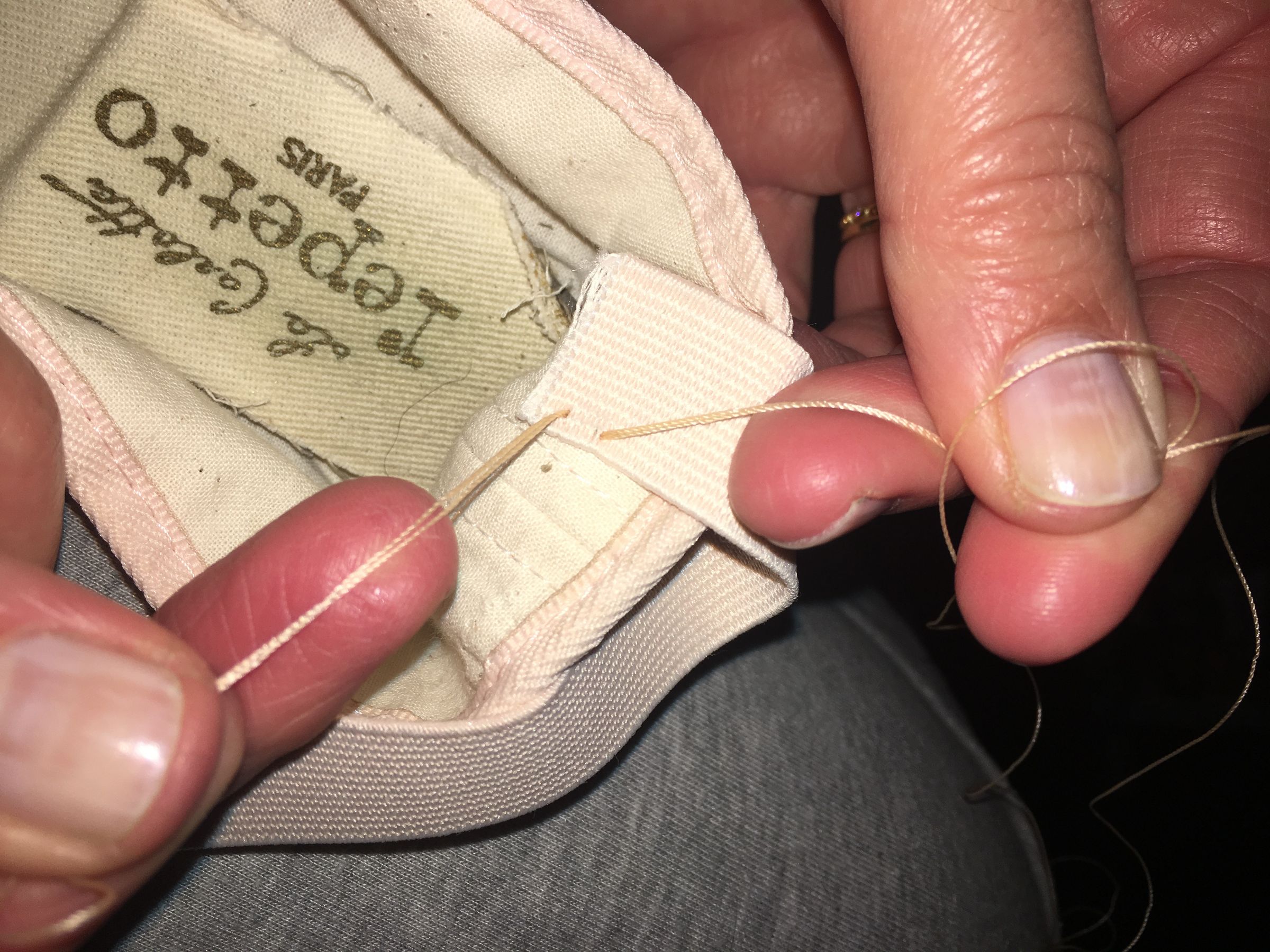 How to Sew Pointe Shoes for Beginners : 7 Steps - Instructables