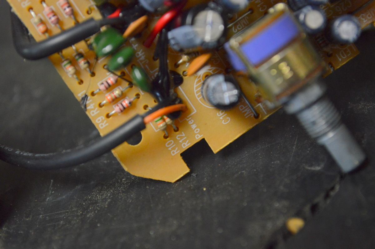 Guitar With Built in Amp and Speaker : 12 Steps (with Pictures ...