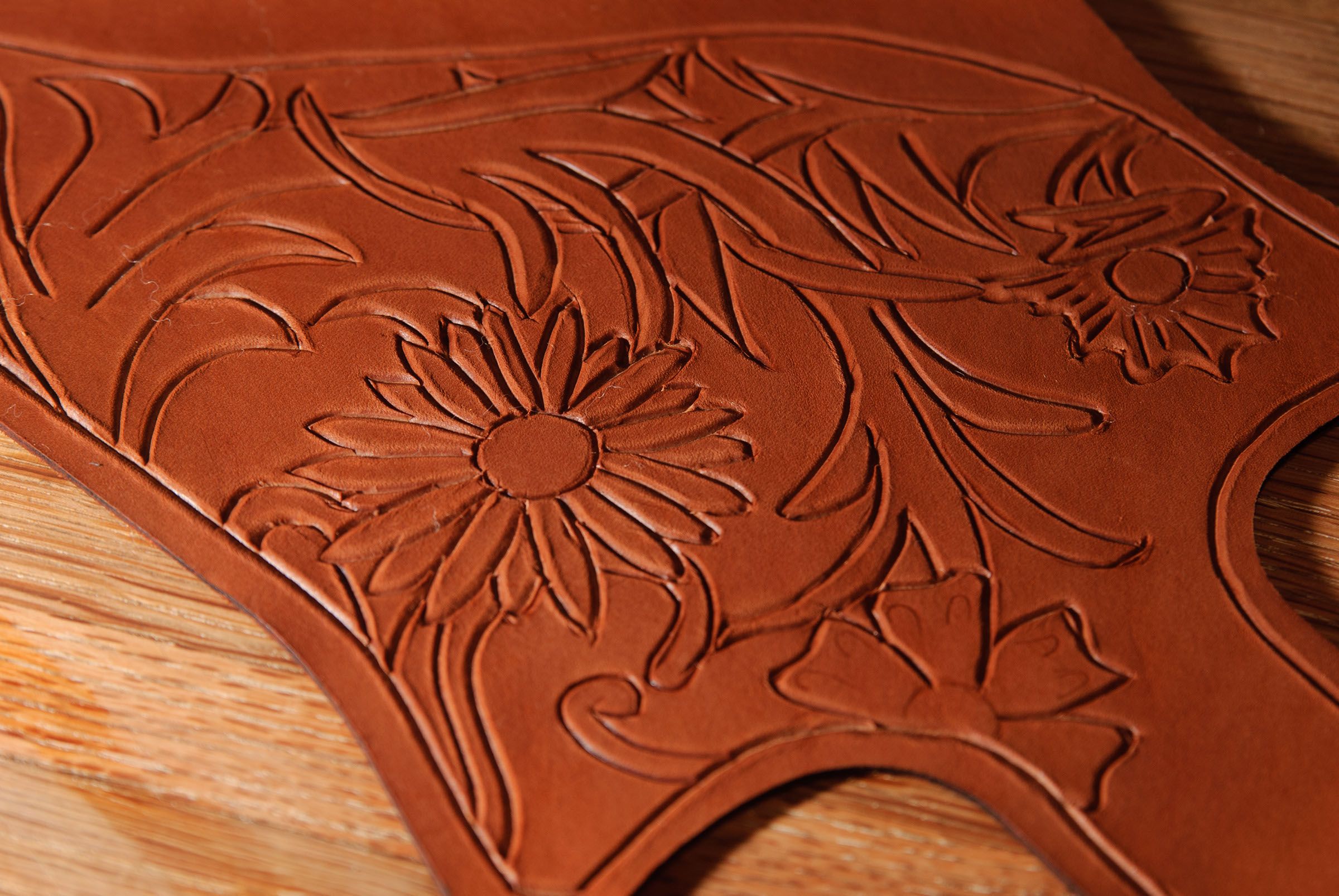 Tooling a Simple Leather Purse : 8 Steps (with Pictures) - Instructables
