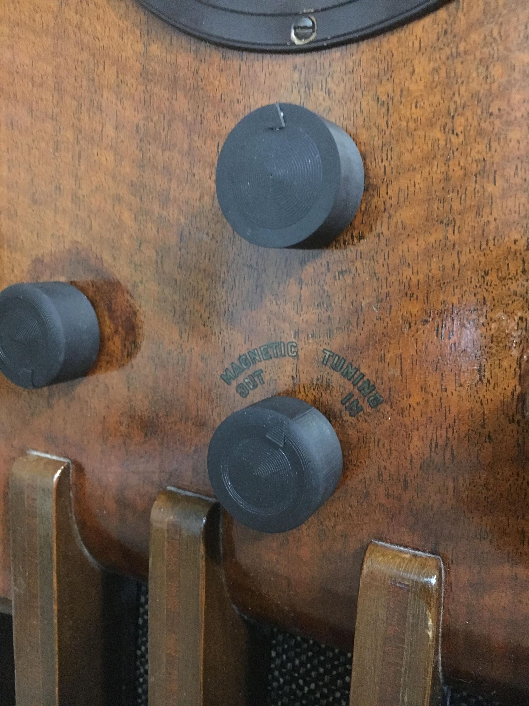 Retro Radio With a Hidden Secret! Old School Style With New School ...