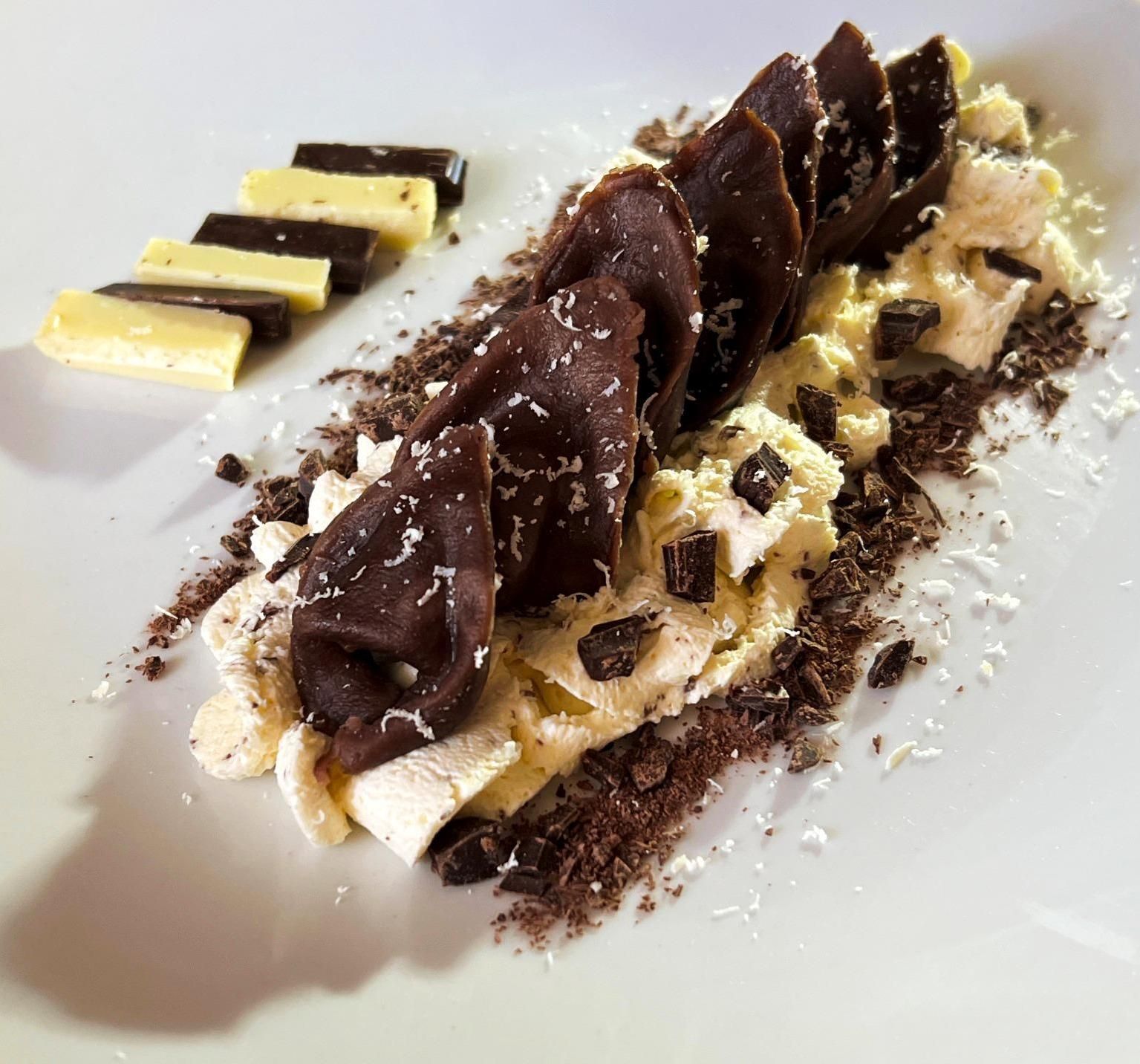 Chocolate Tortellini Filled With Coconut and White Chocolate : 7 Steps ...