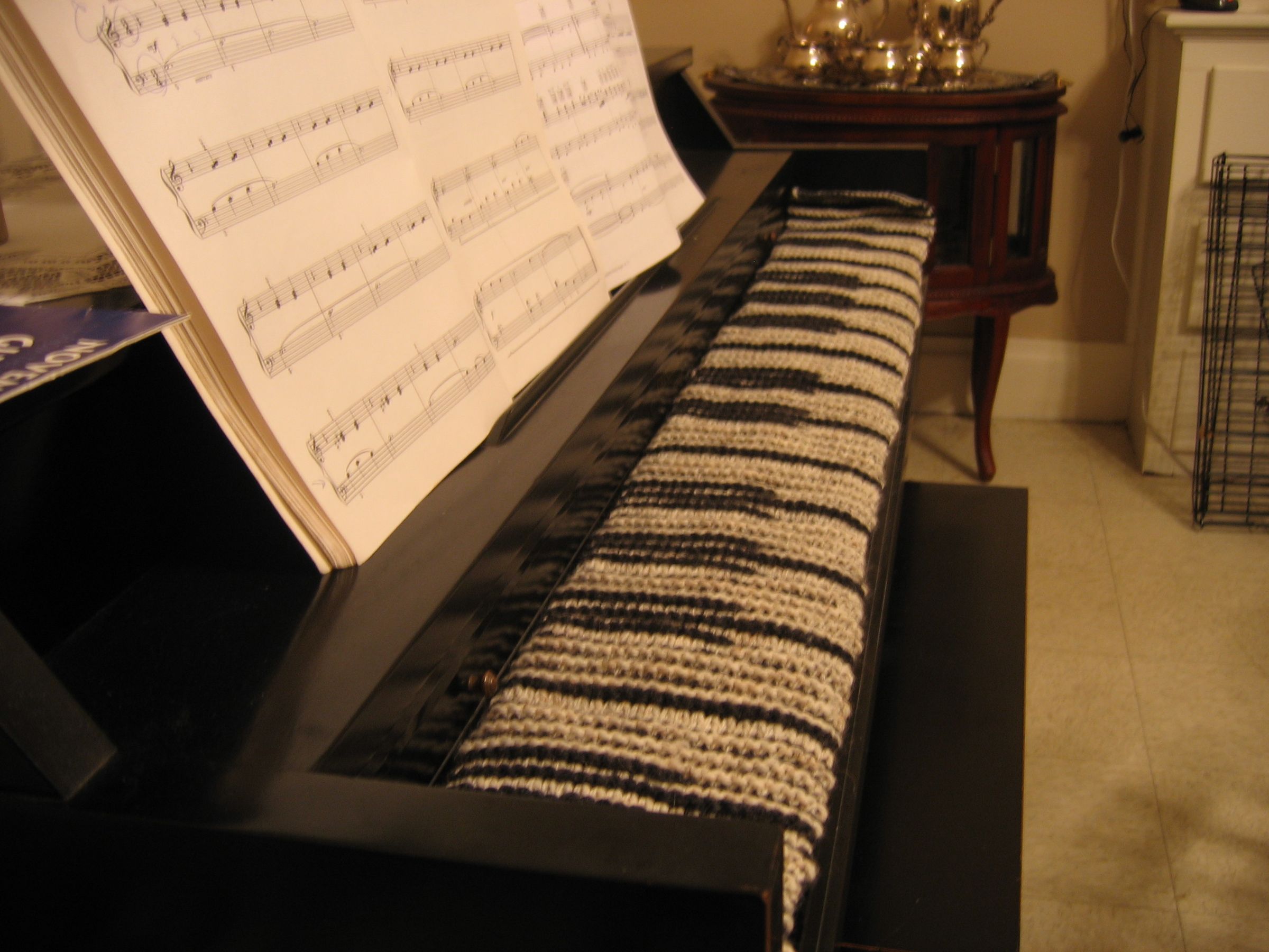My Shadow Knit Piano Scarf - Instructables