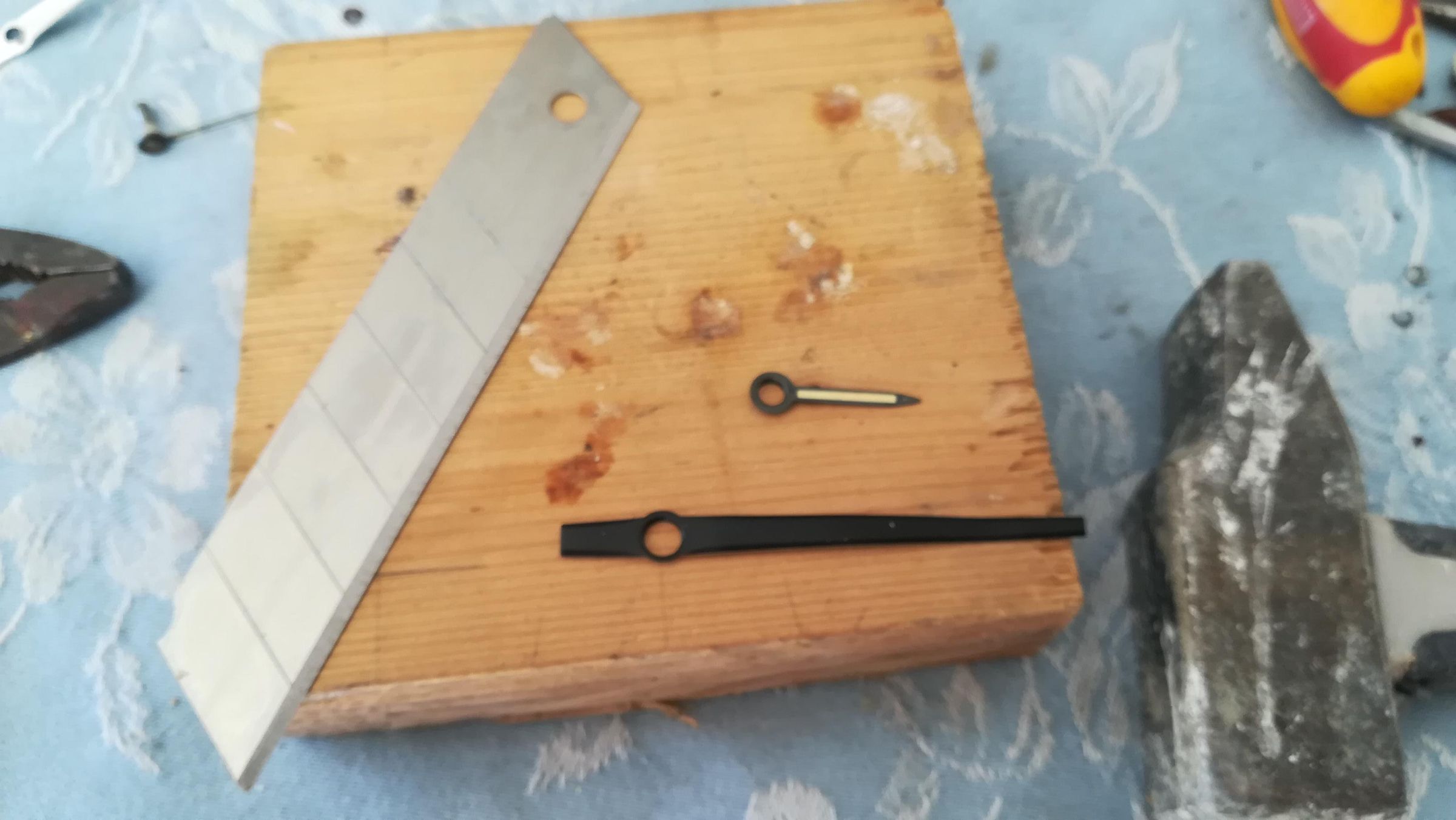 Convert Analog Alarm Clock : 8 Steps (with Pictures) - Instructables