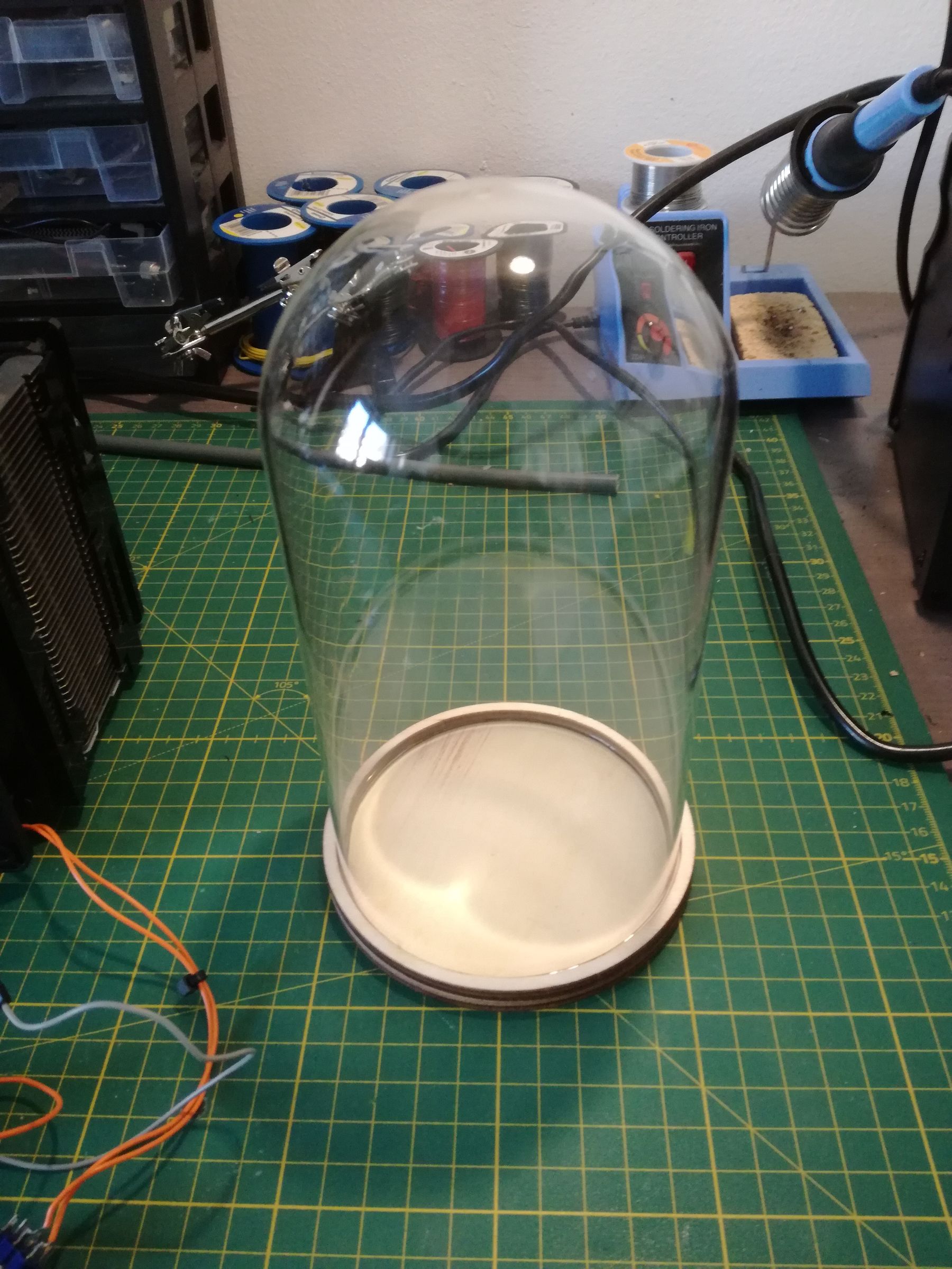 Peltier Cooled Cloud Chamber : 14 Steps (with Pictures) - Instructables