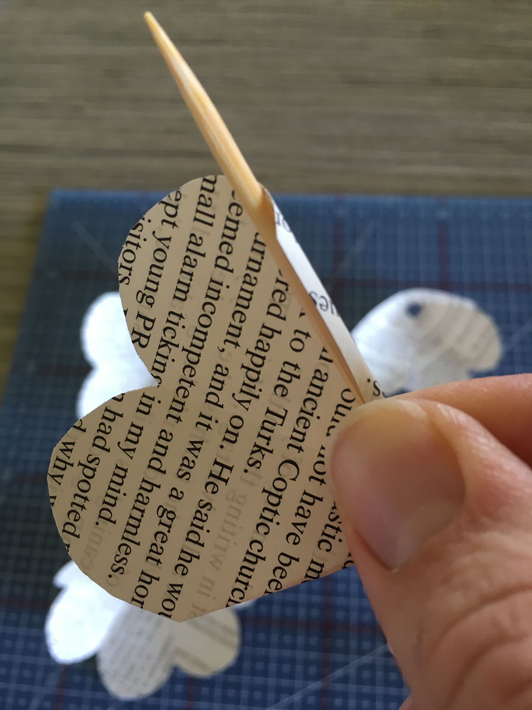 Book Page Roses : 5 Steps (with Pictures) - Instructables