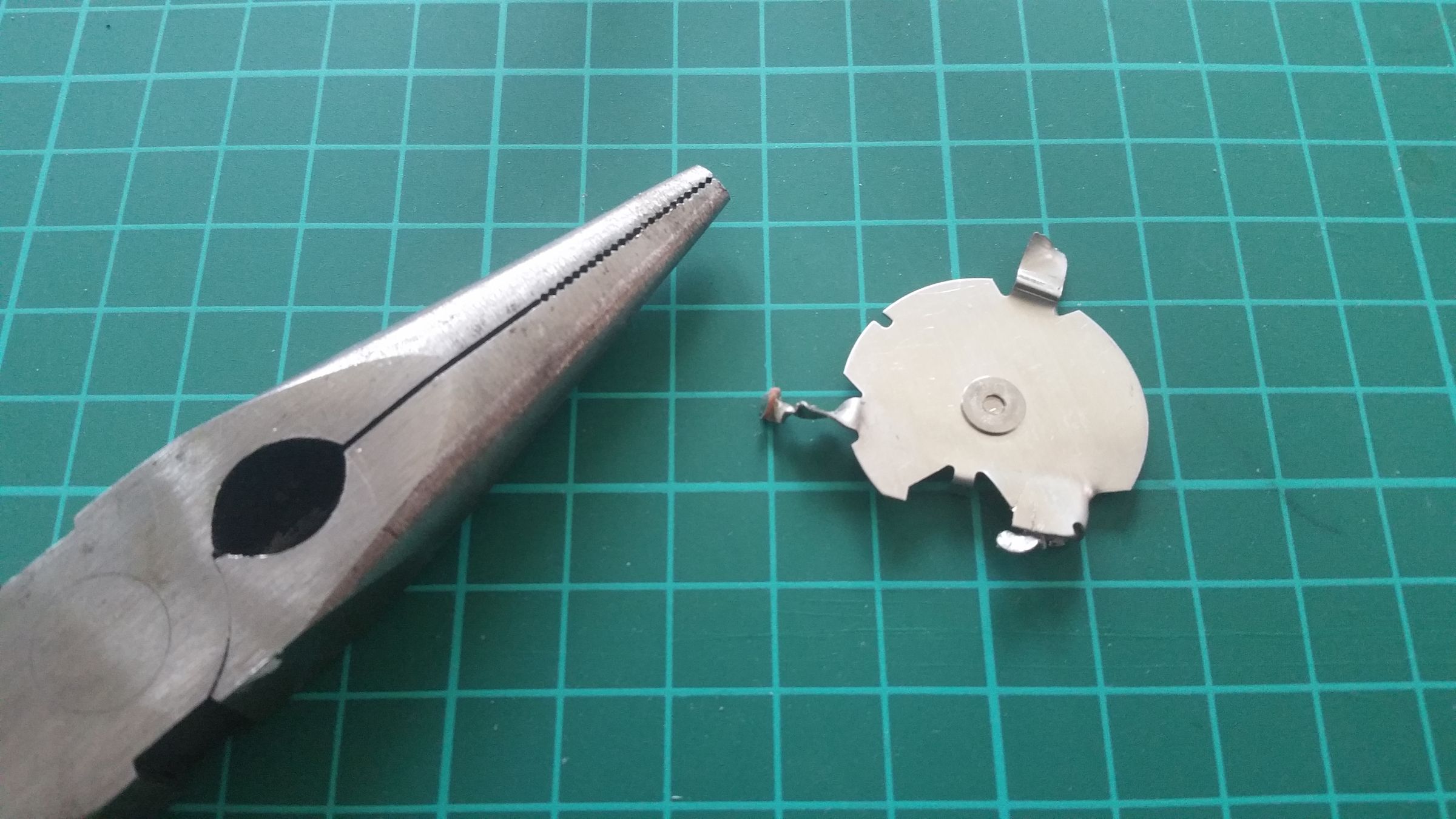 Pocket Size Spinthariscope : 6 Steps (with Pictures) - Instructables
