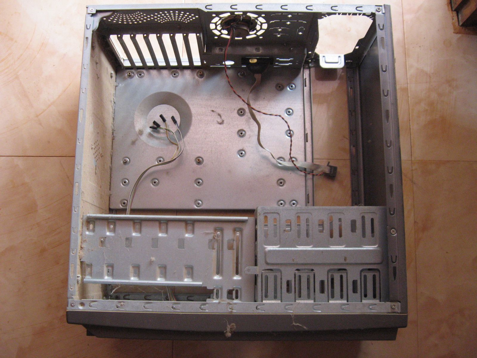 Home-made Incubator From Reclaimed Desktop Computer Case : 8 Steps ...