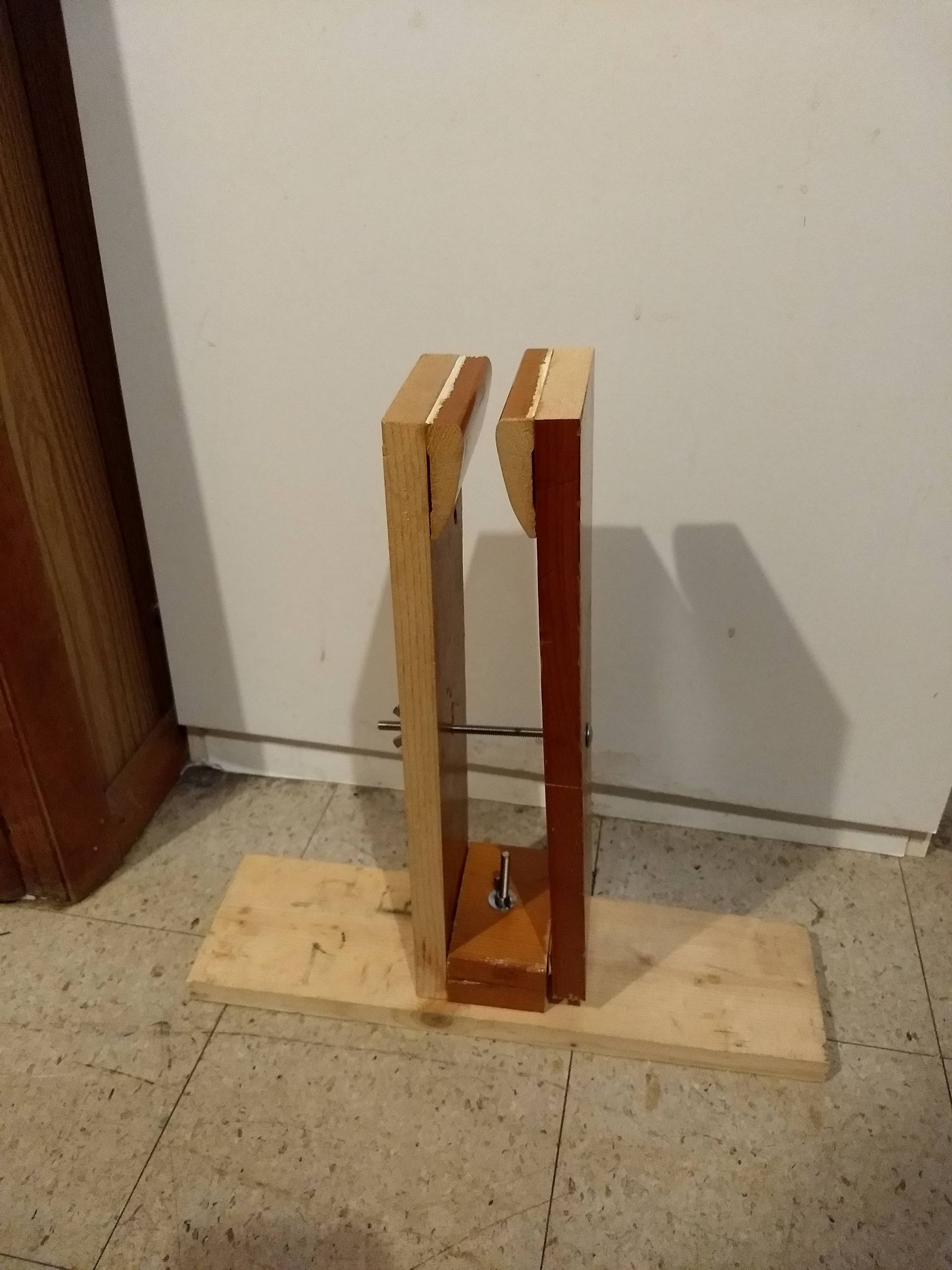 '3rd Hand' Leather Stitching Clamp : 7 Steps (with Pictures ...