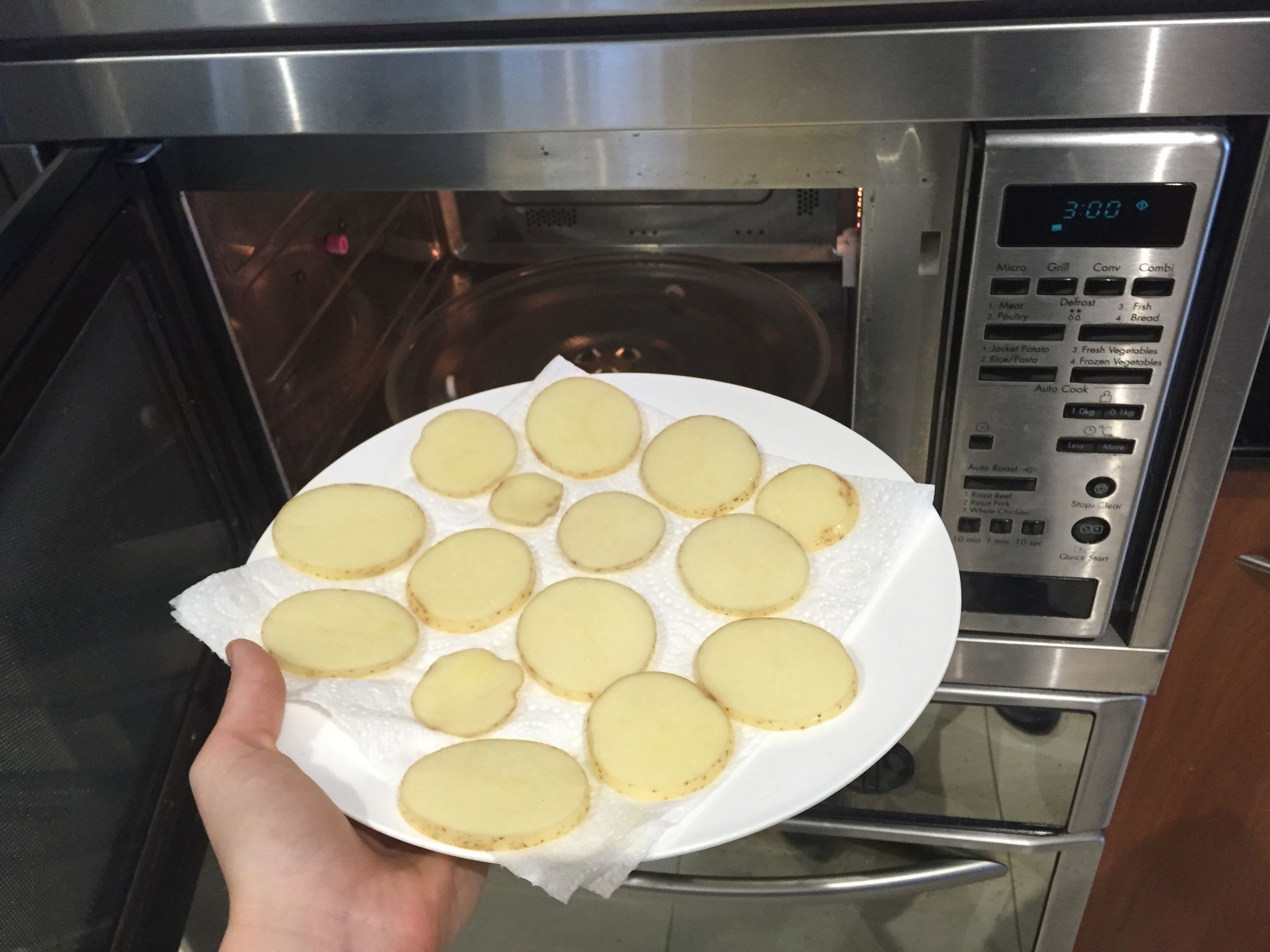 Microwave Potato Chips (Crisps) : 8 Steps (with Pictures) - Instructables