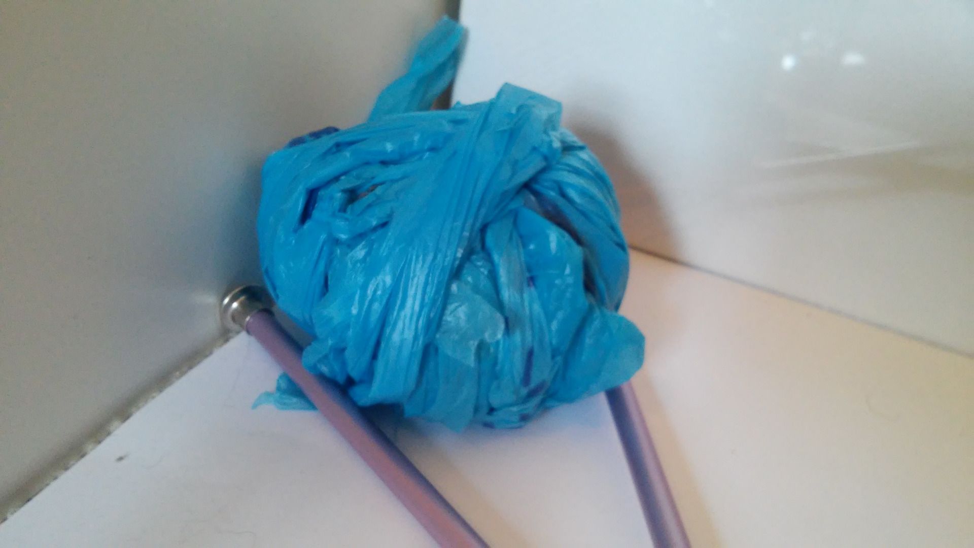 Plastic Yarn Out of Plastic Bags : 6 Steps (with Pictures) - Instructables