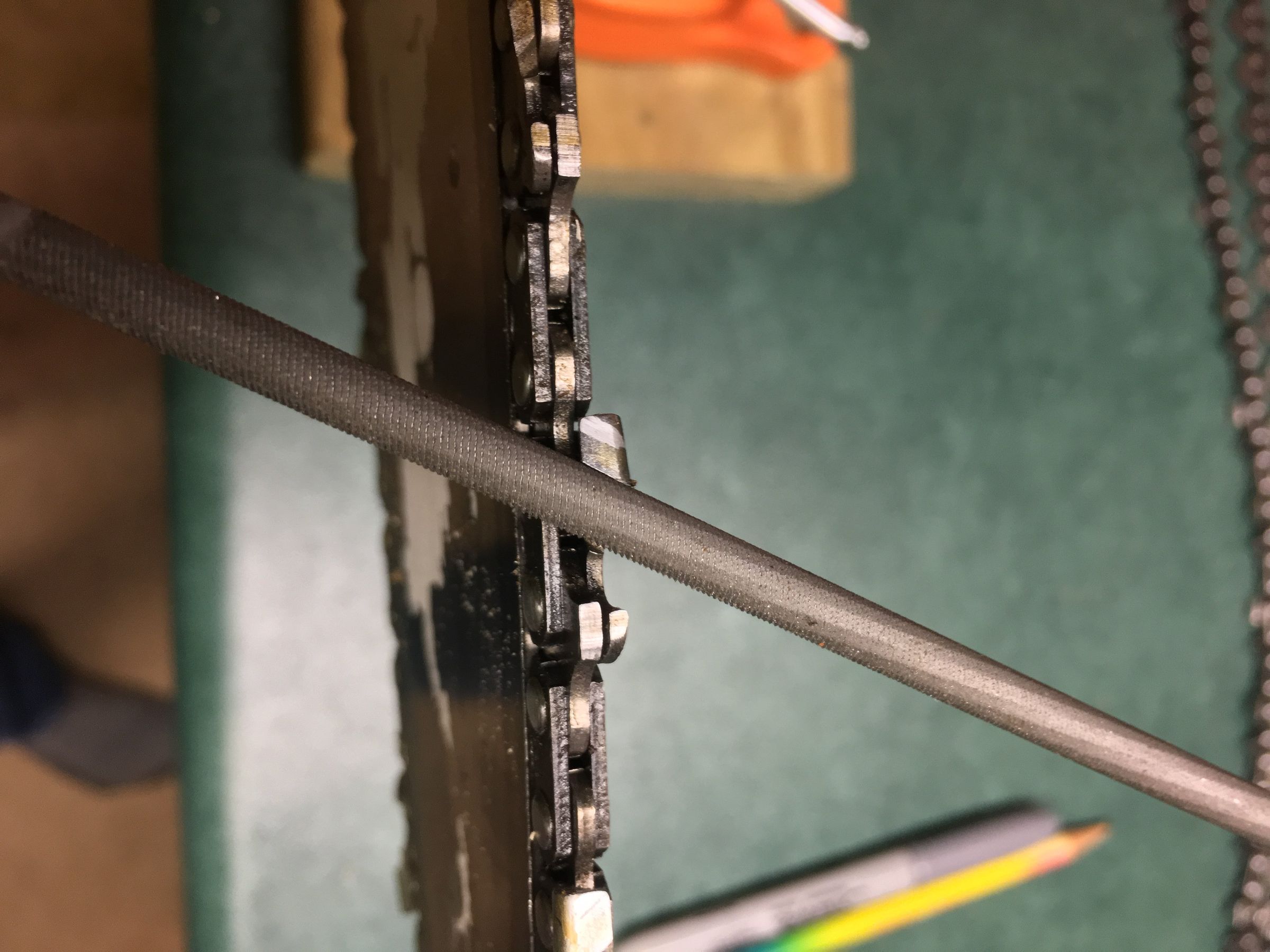 How to Sharpen a Chainsaw Chain : 9 Steps (with Pictures) - Instructables