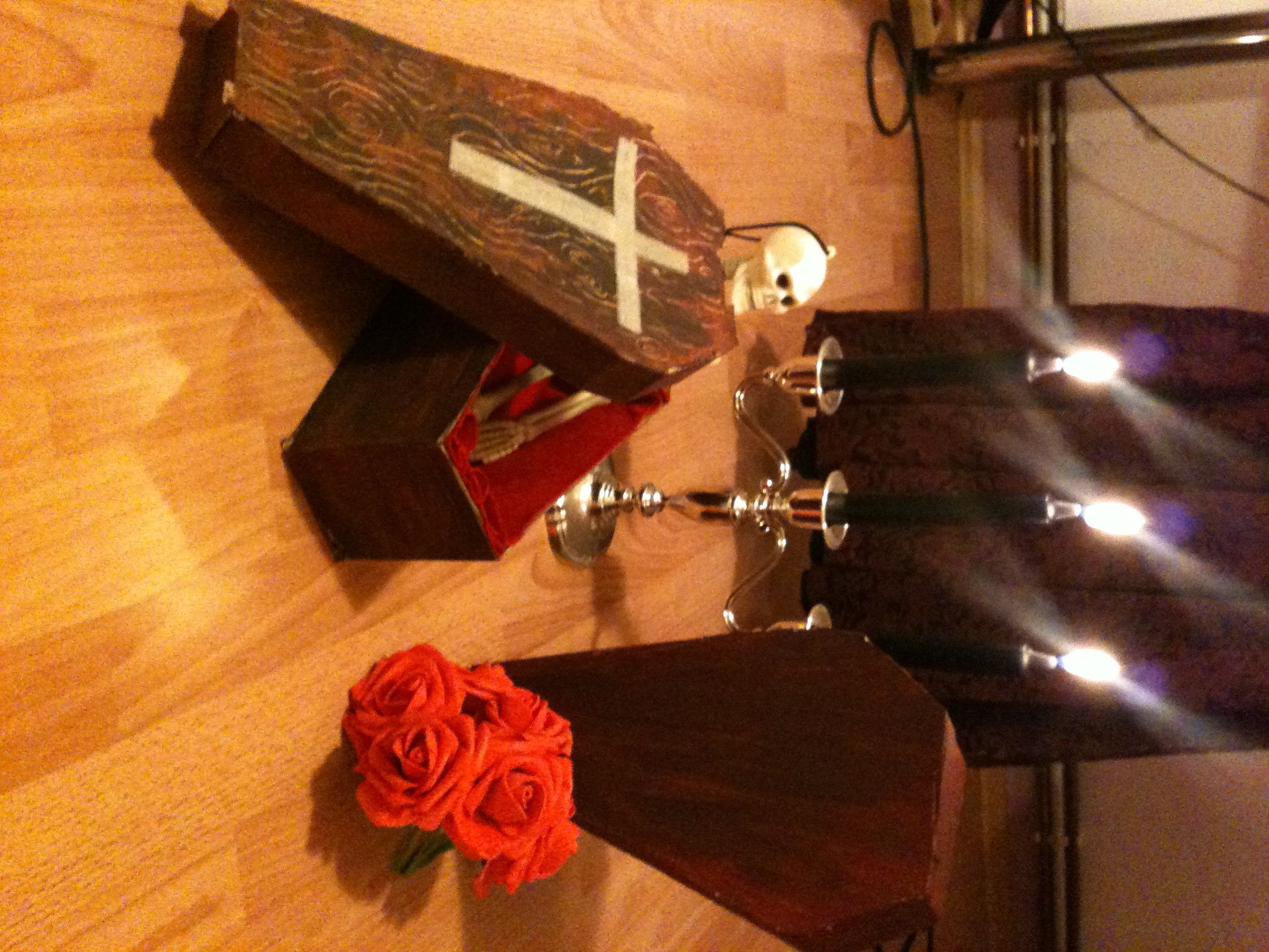 Easy Halloween Coffin : 8 Steps - Instructables