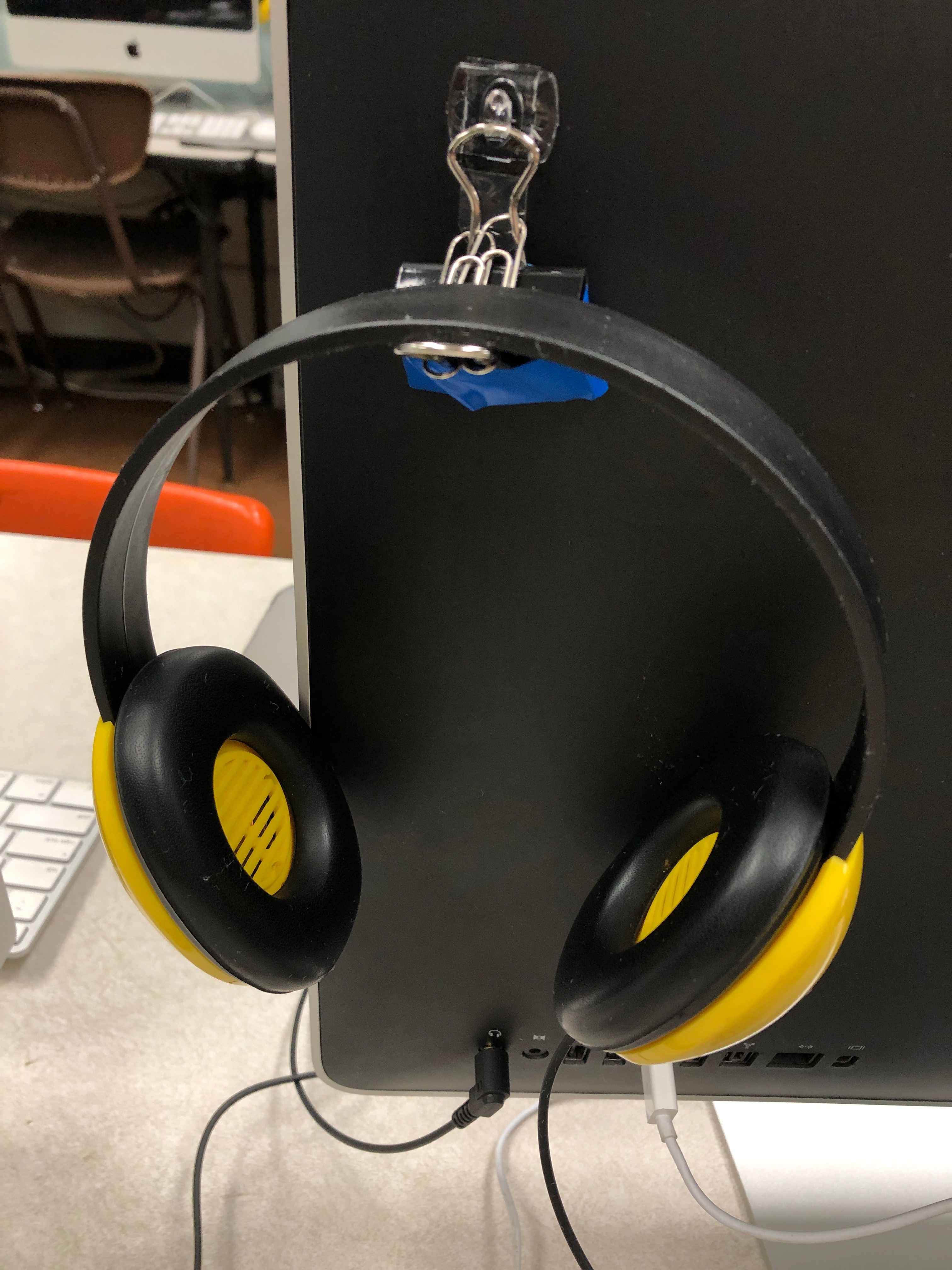DIY Easy Headphone Holder Hanger : 6 Steps - Instructables