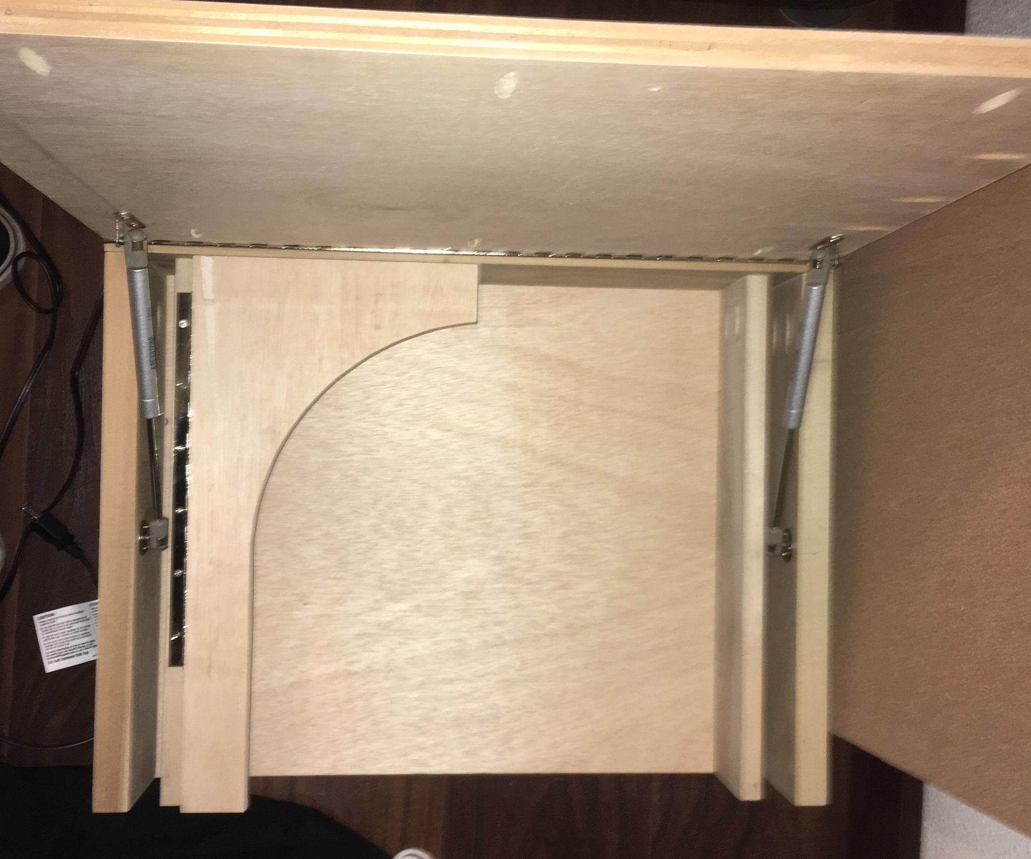 Espacio - Floating Desk : 5 Steps - Instructables