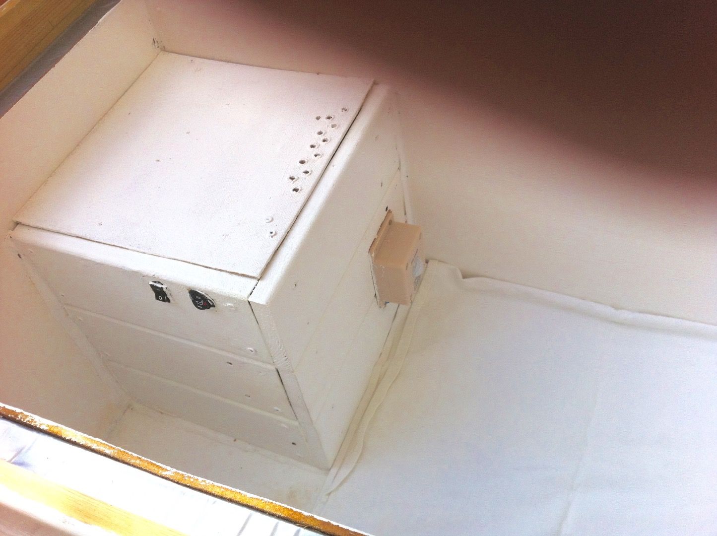 Solar Powered Cat House : 4 Steps (with Pictures) - Instructables