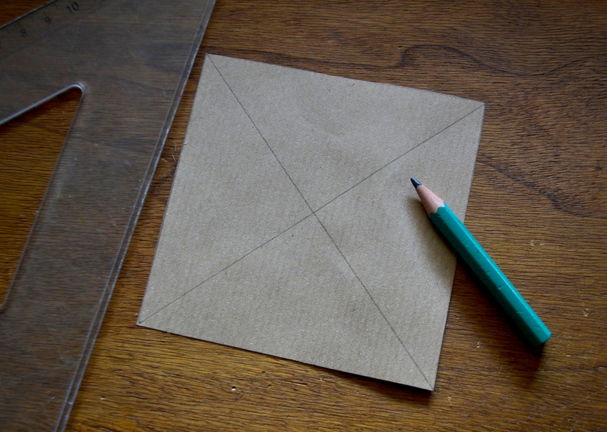 SIMPLE PAPER BOX : 10 Steps (with Pictures) - Instructables