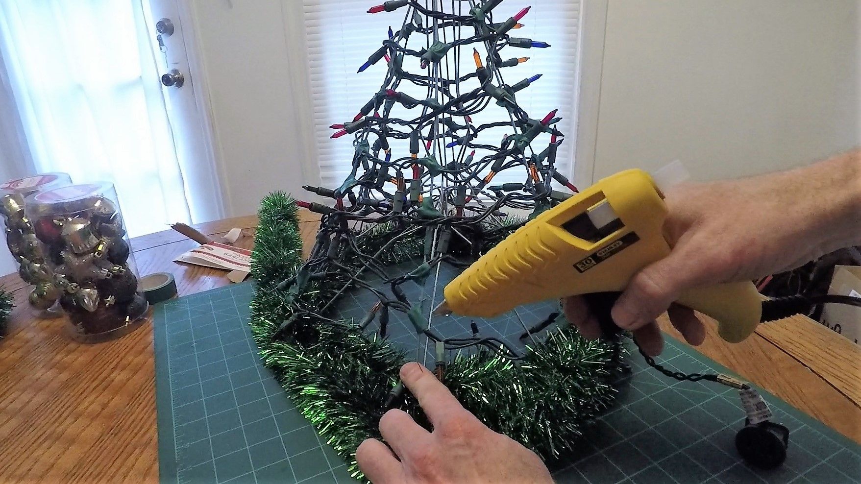 Coat Hanger Christmas Tree : 11 Steps (with Pictures) - Instructables