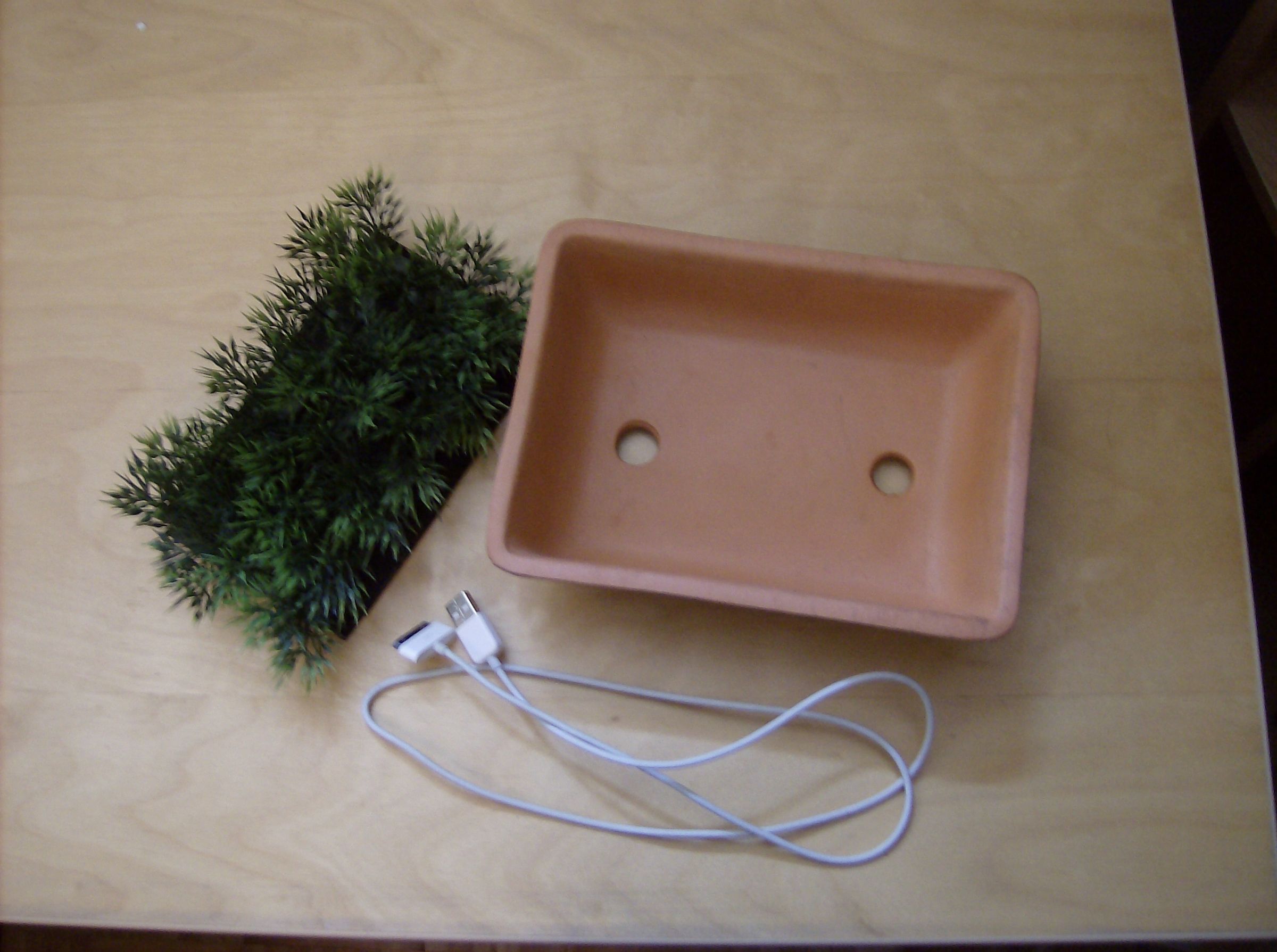 USB Grass Charging Station : 5 Steps (with Pictures) - Instructables