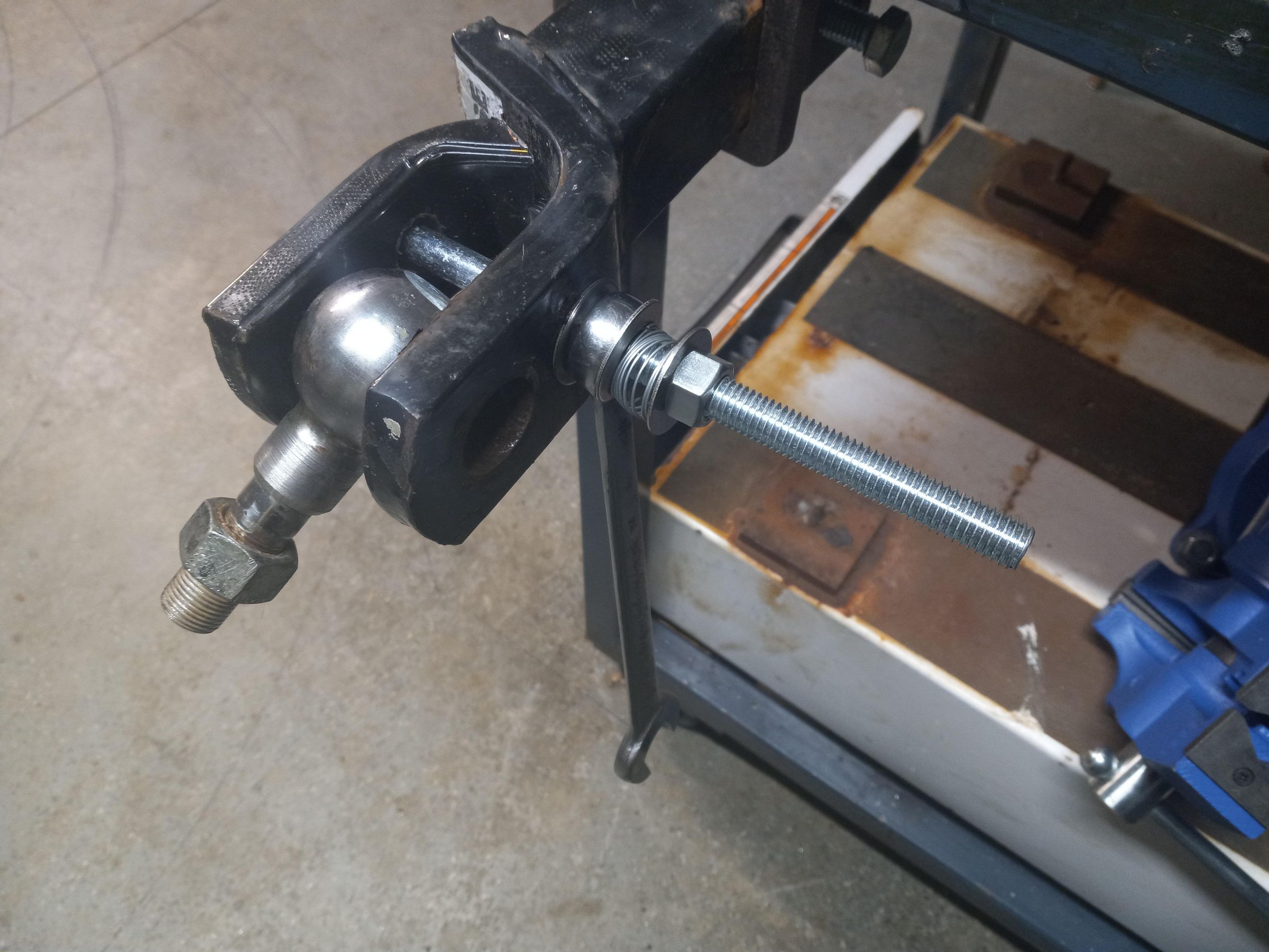 DIY Ball Swivel for Vise/Welding Positioner Out of Reclaimed 2x2 ...