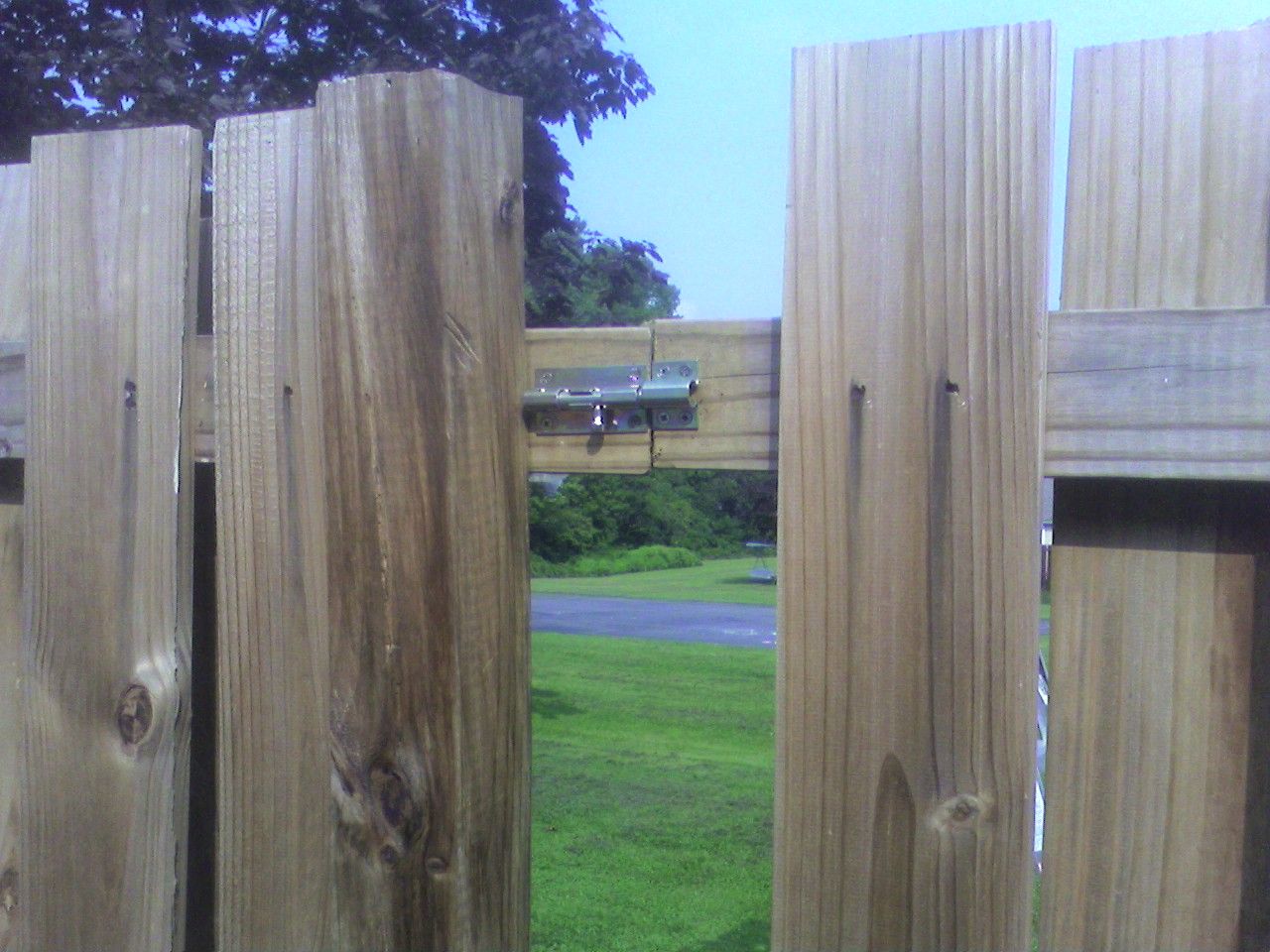 Turn Your Fence Into a Gate With 17$ : 7 Steps - Instructables