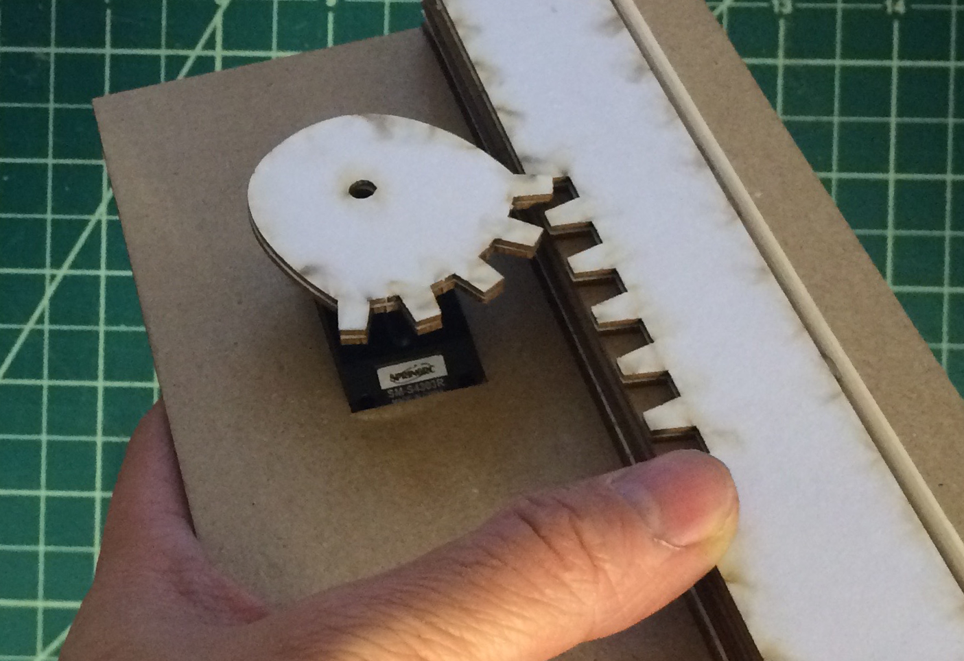 Linear Motion by Rack and Pinion : 8 Steps (with Pictures) - Instructables