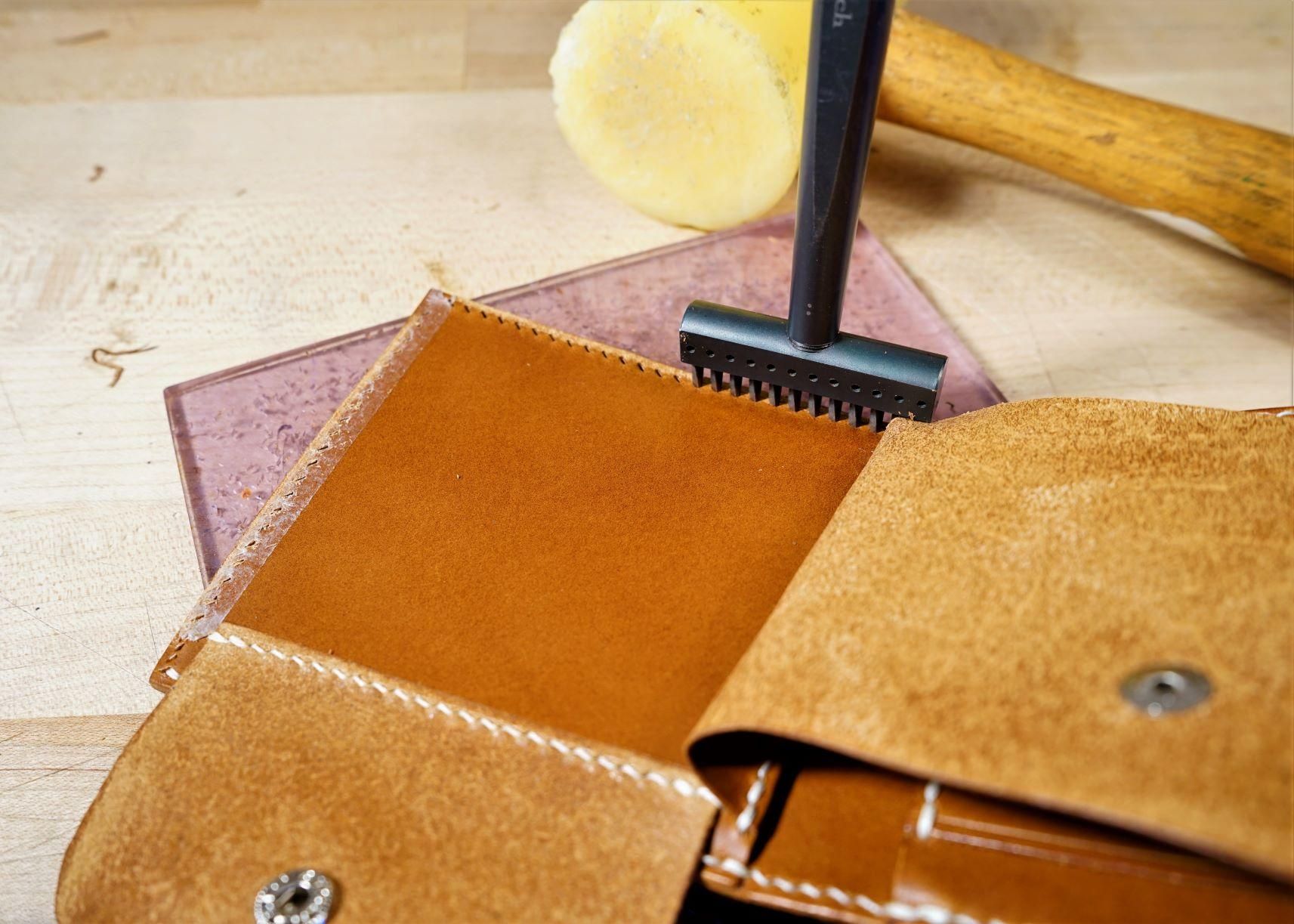 Leather Coin Pouch Wallet : 14 Steps (with Pictures) - Instructables