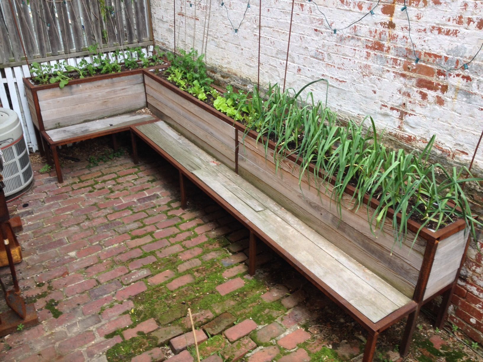 Backyard Planter and Seating : 6 Steps (with Pictures) - Instructables