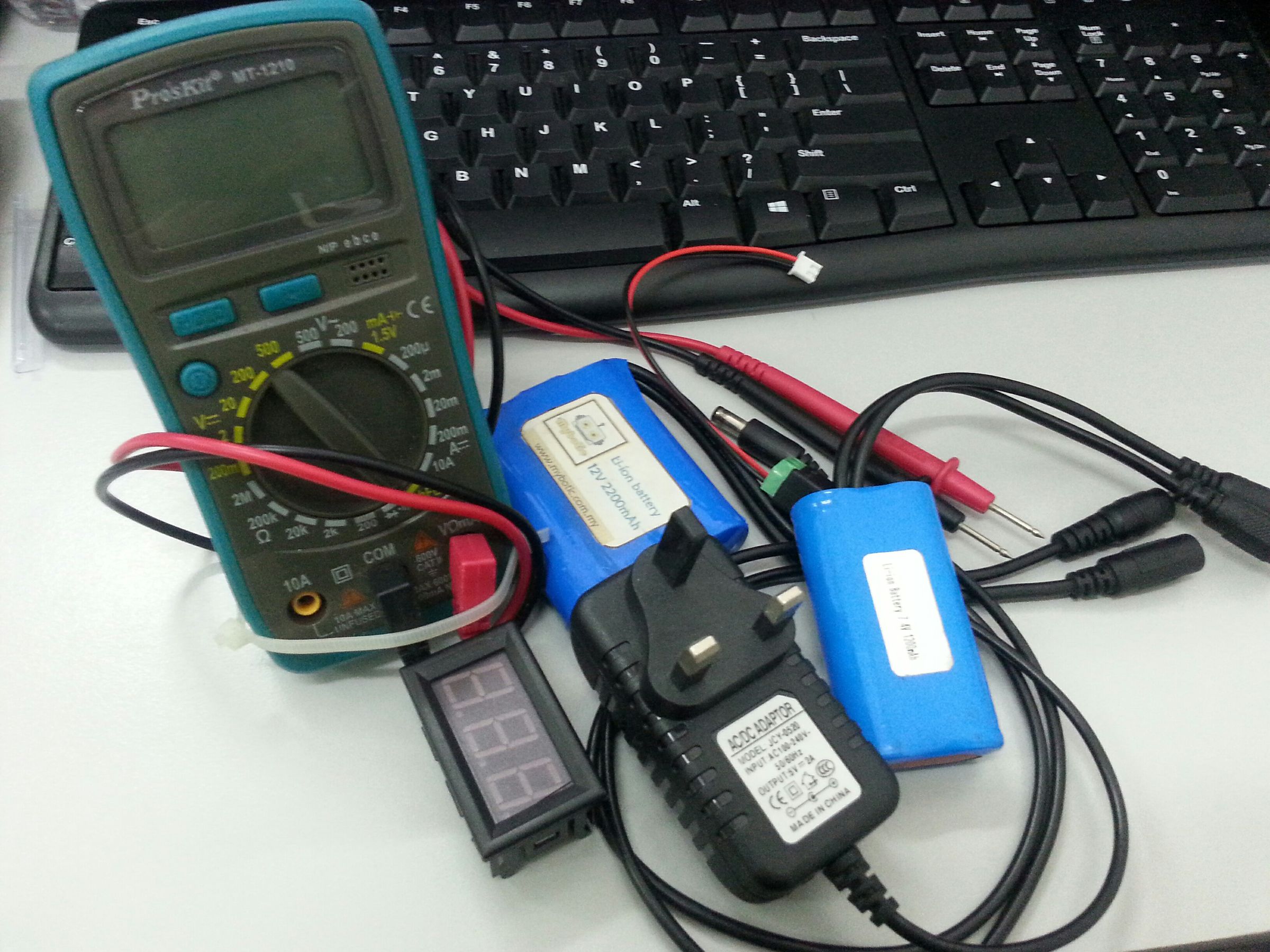 Tutorial for Mini Digital Voltmeter : 6 Steps - Instructables