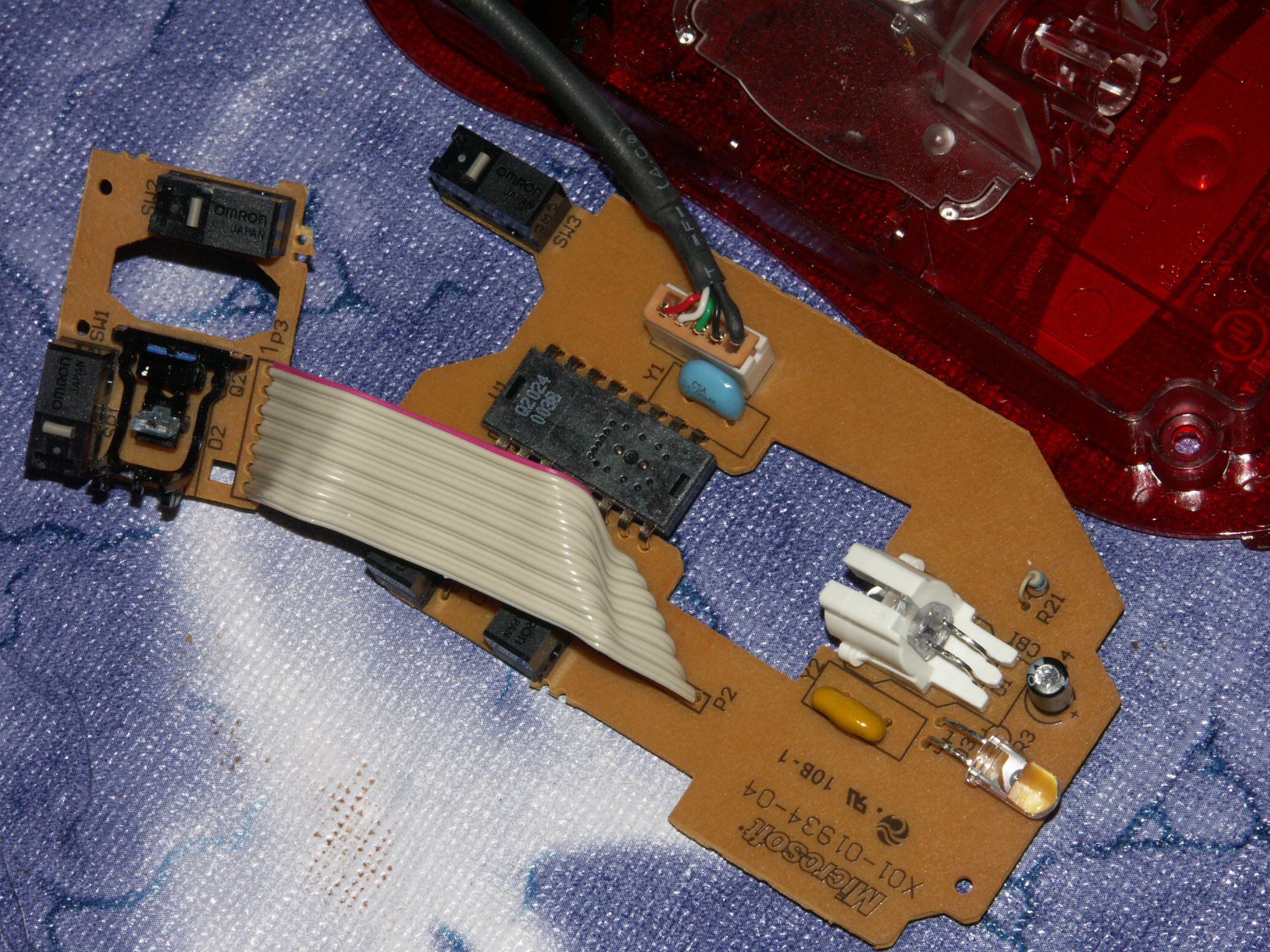 Take Apart an Optical Mouse : 7 Steps - Instructables