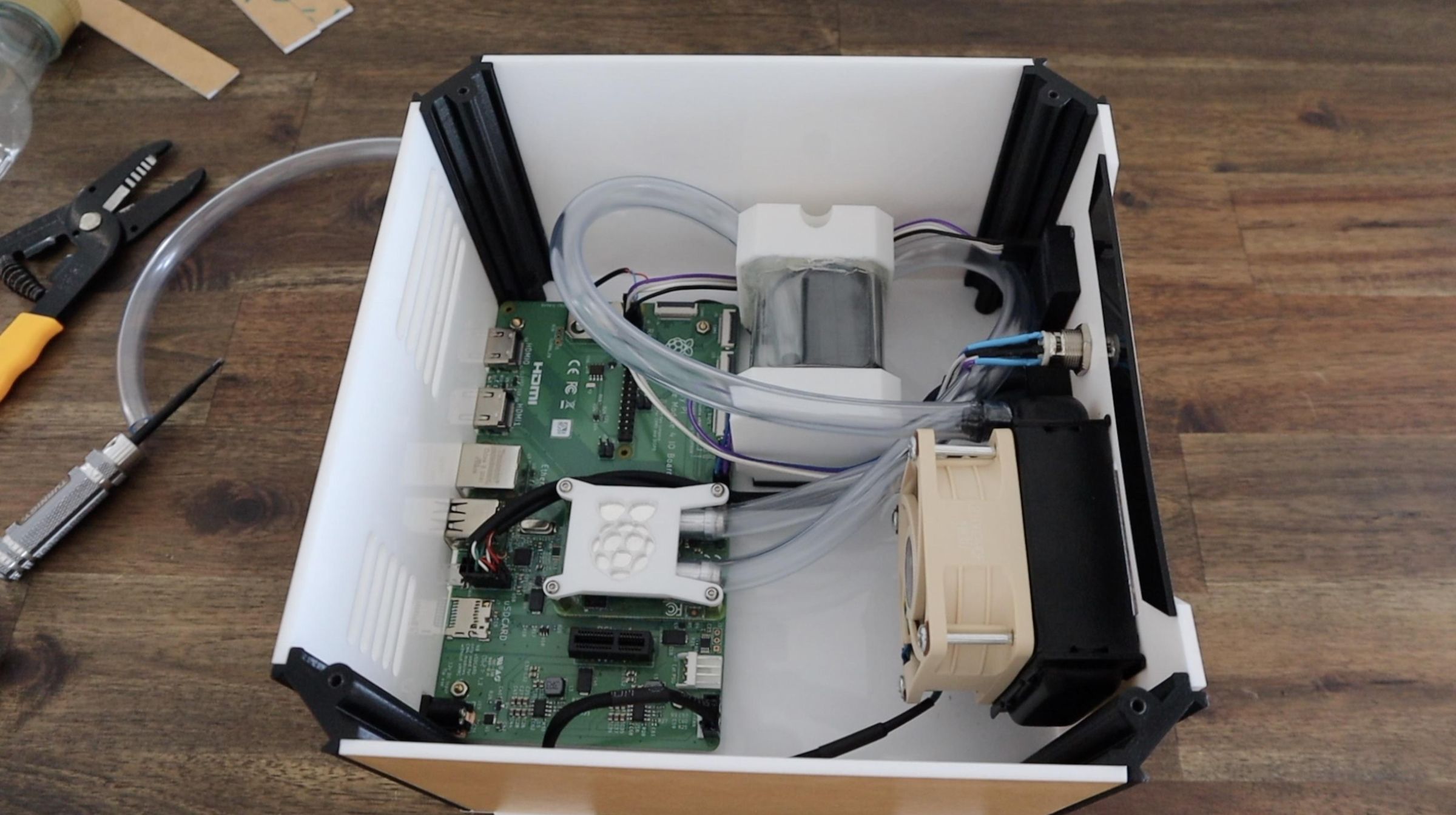 Making the Ultimate Water-cooled Raspberry Pi Desktop Computer : 8 ...