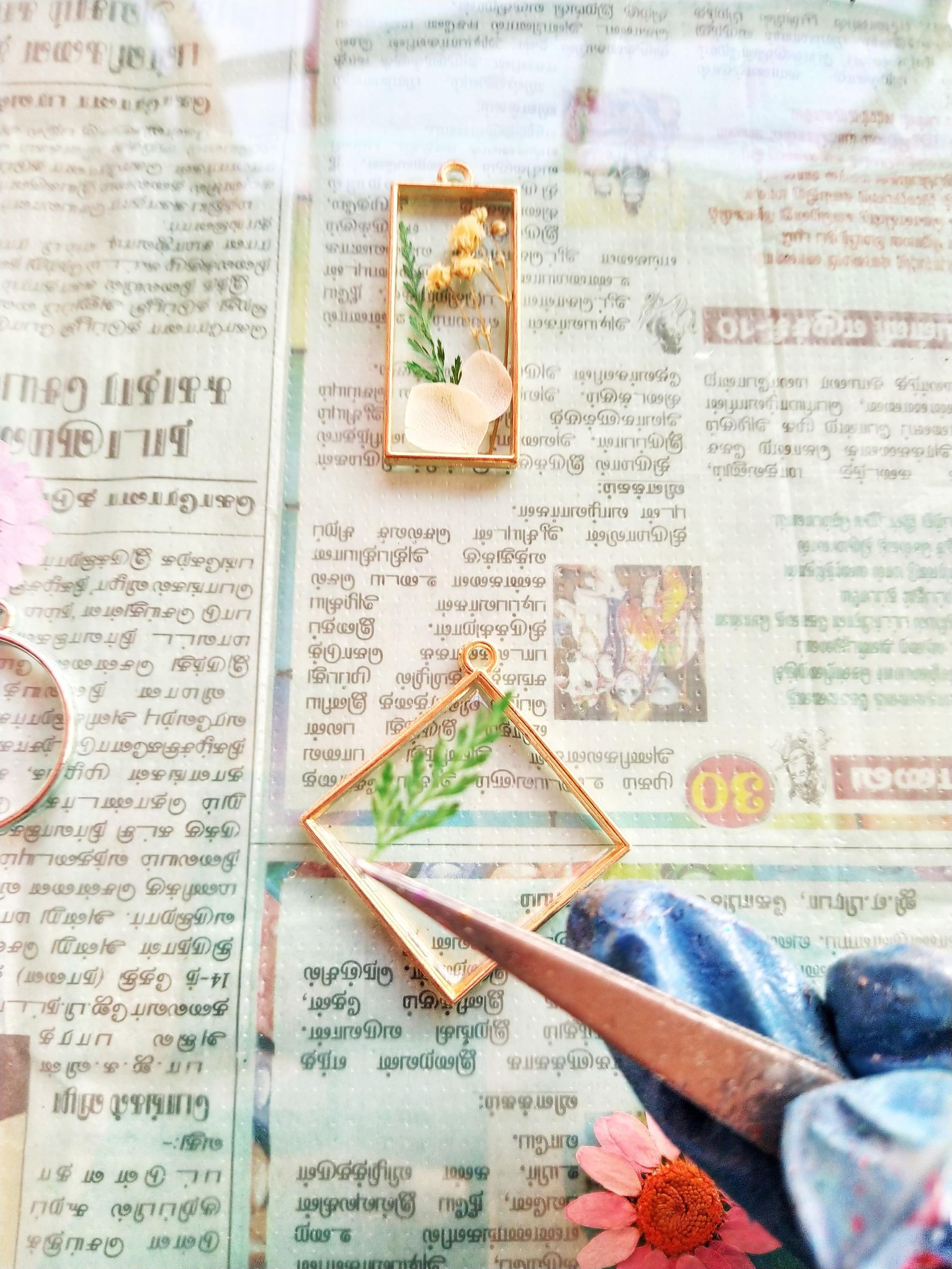 Botanical Resin Jewelry : 29 Steps (with Pictures) - Instructables