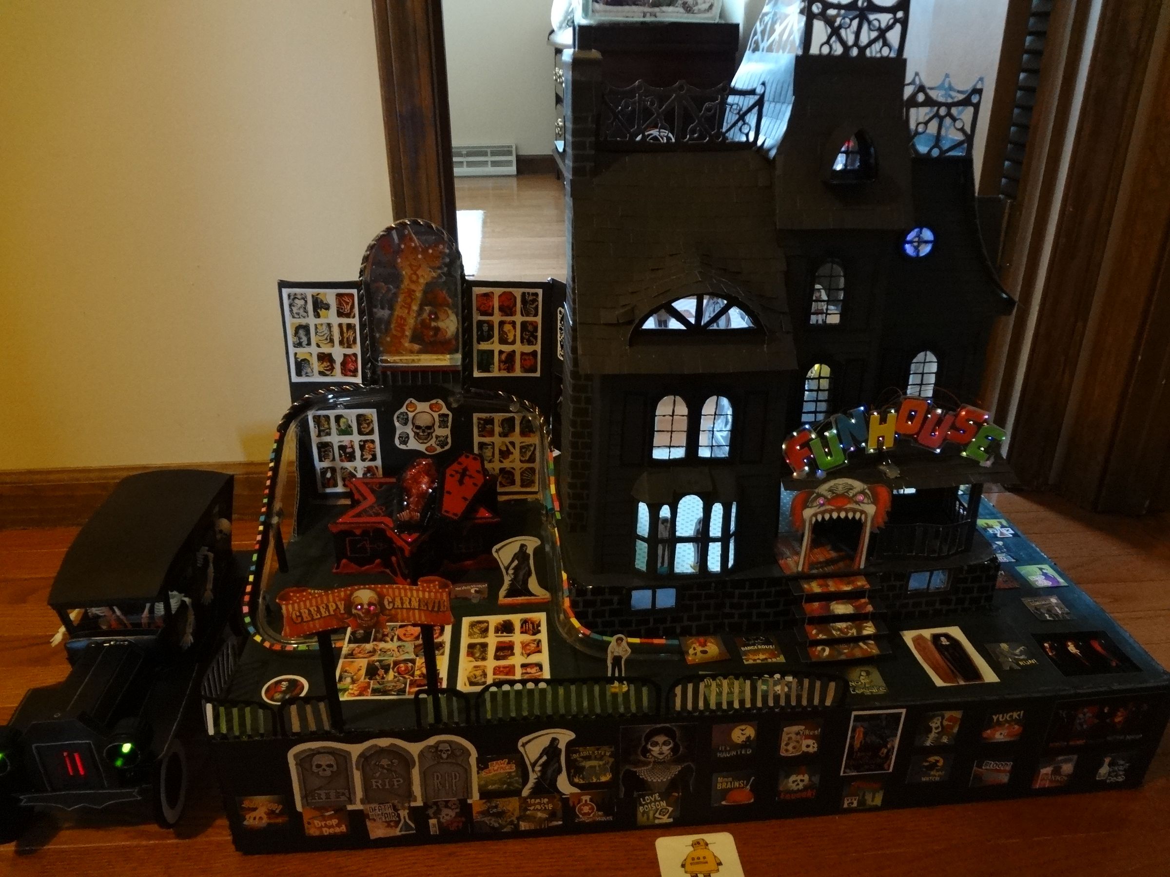 Cardboard Haunted House With Lights. : 8 Steps (with Pictures ...