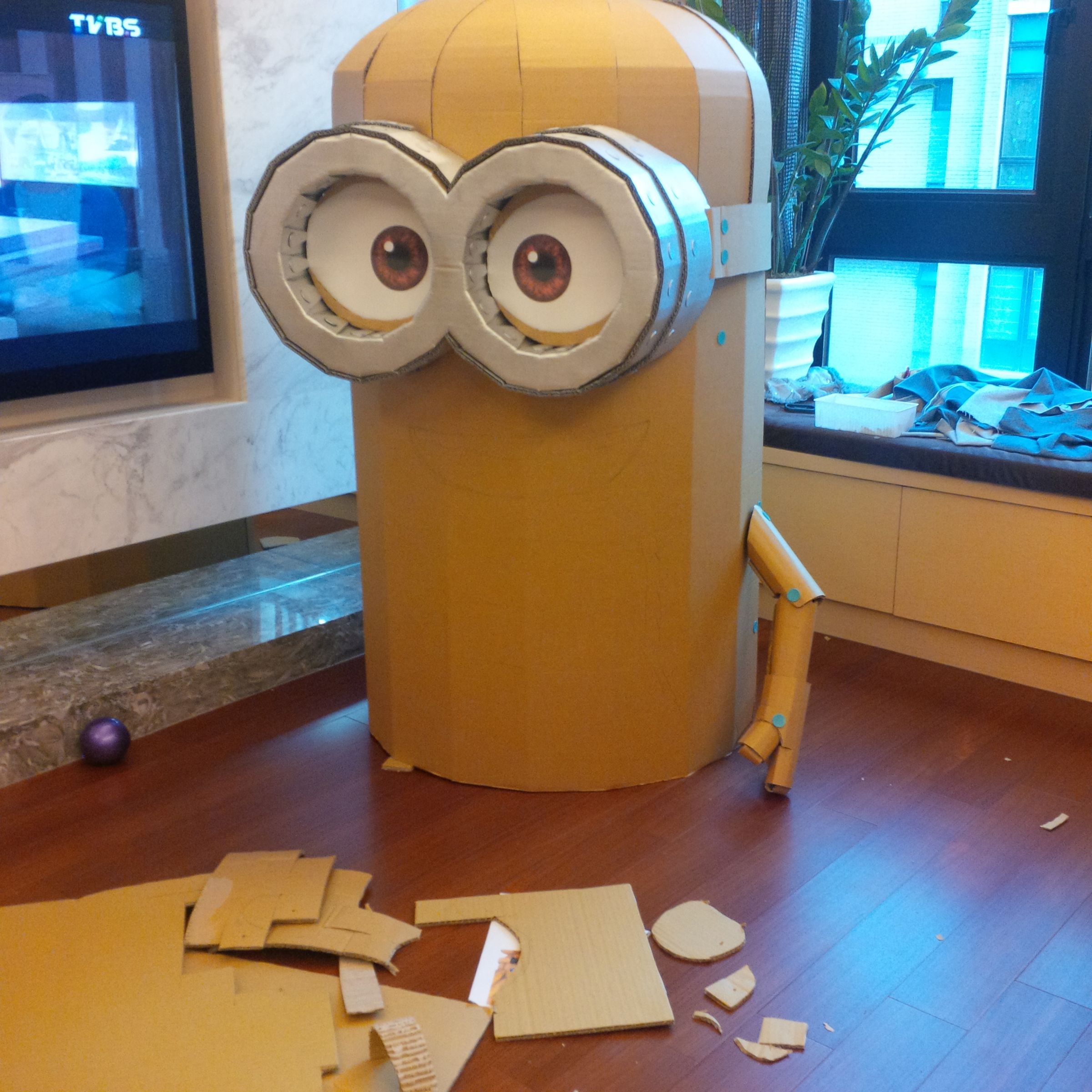 Cardboard Minion Halloween Costume (with Pictures) - Instructables