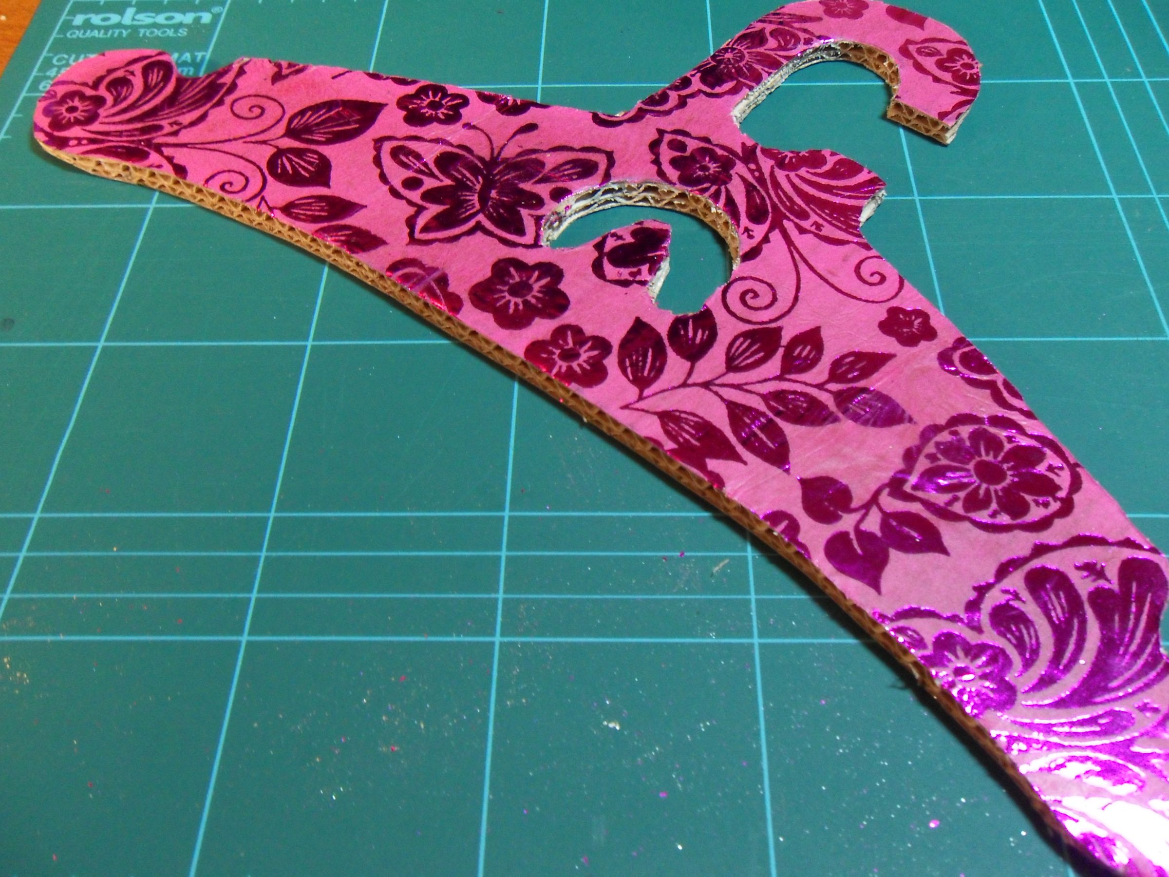 Stylish Cardboard Clothes Hangers : 5 Steps (with Pictures) - Instructables