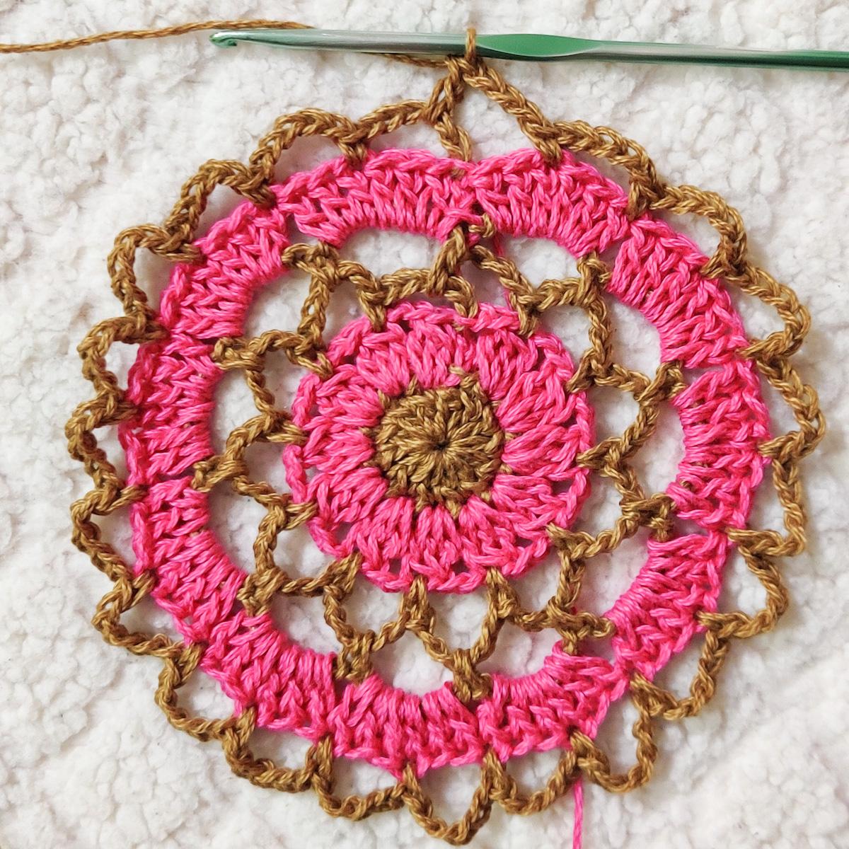 Ruffled Mini Flower Doily : 10 Steps (with Pictures) - Instructables