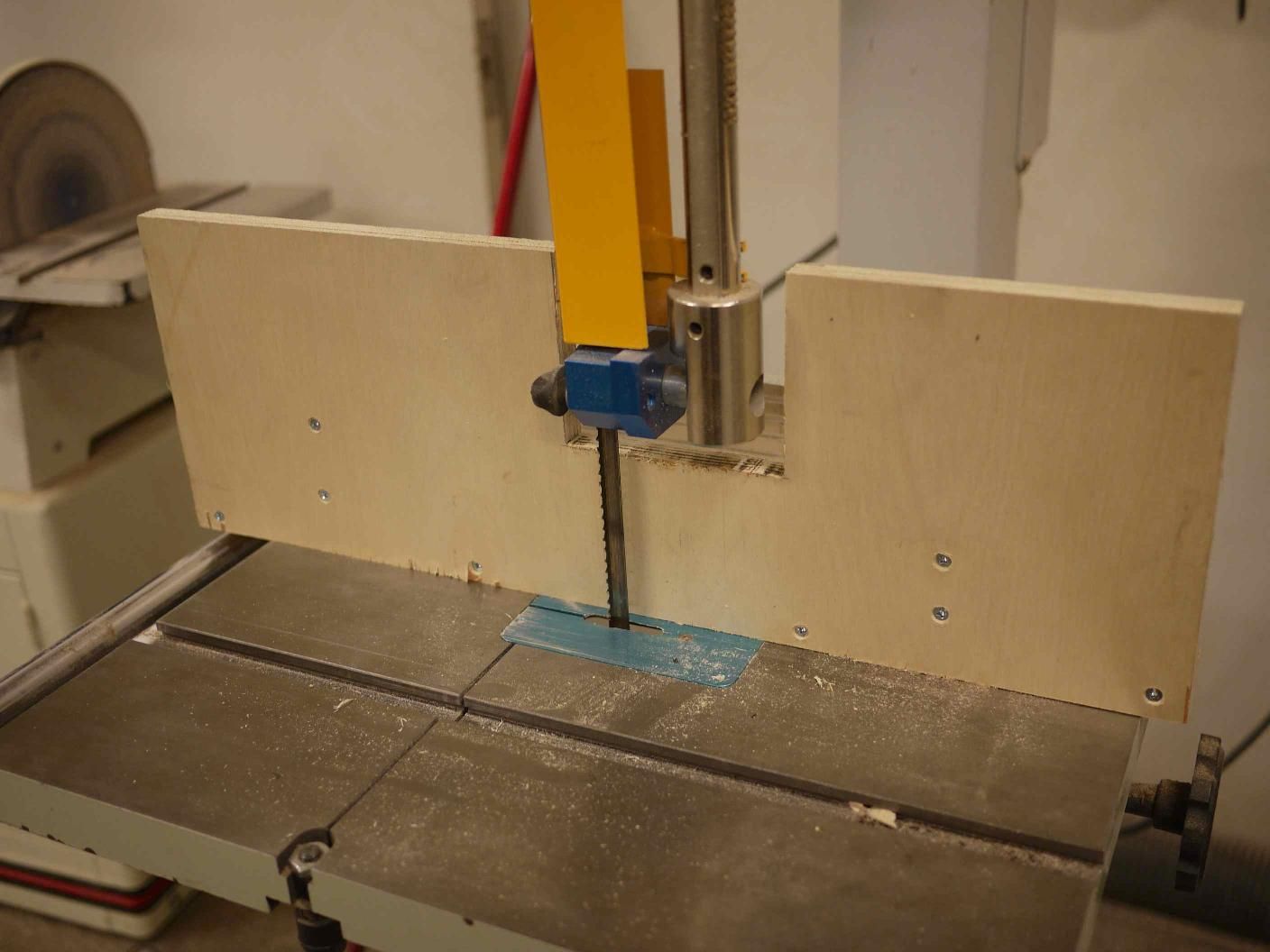Tall Bandsaw Resaw Fence - Made at Techshop : 5 Steps - Instructables