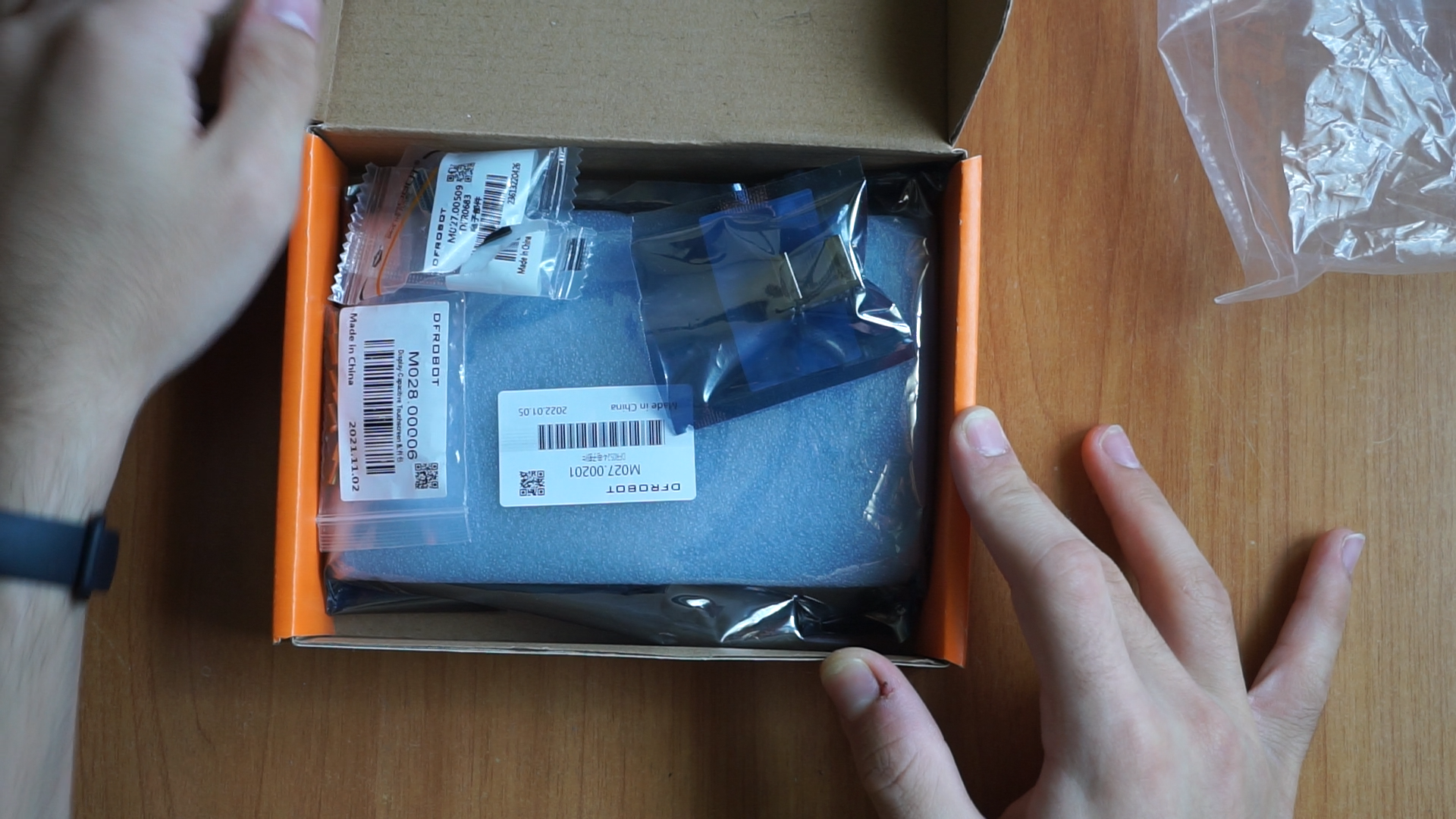 The Best Mini OLED Display I've Ever Tried! - DF Robot 5.5 'HDMI OLED ...