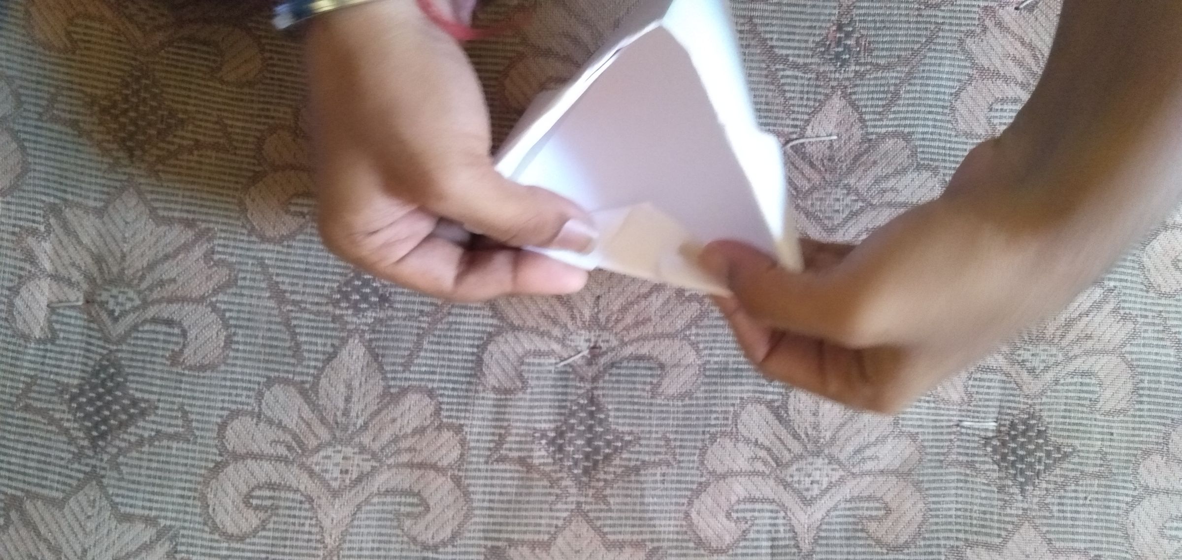 DIY Paper Stand for Smartphone (No Glue ) : 5 Steps - Instructables