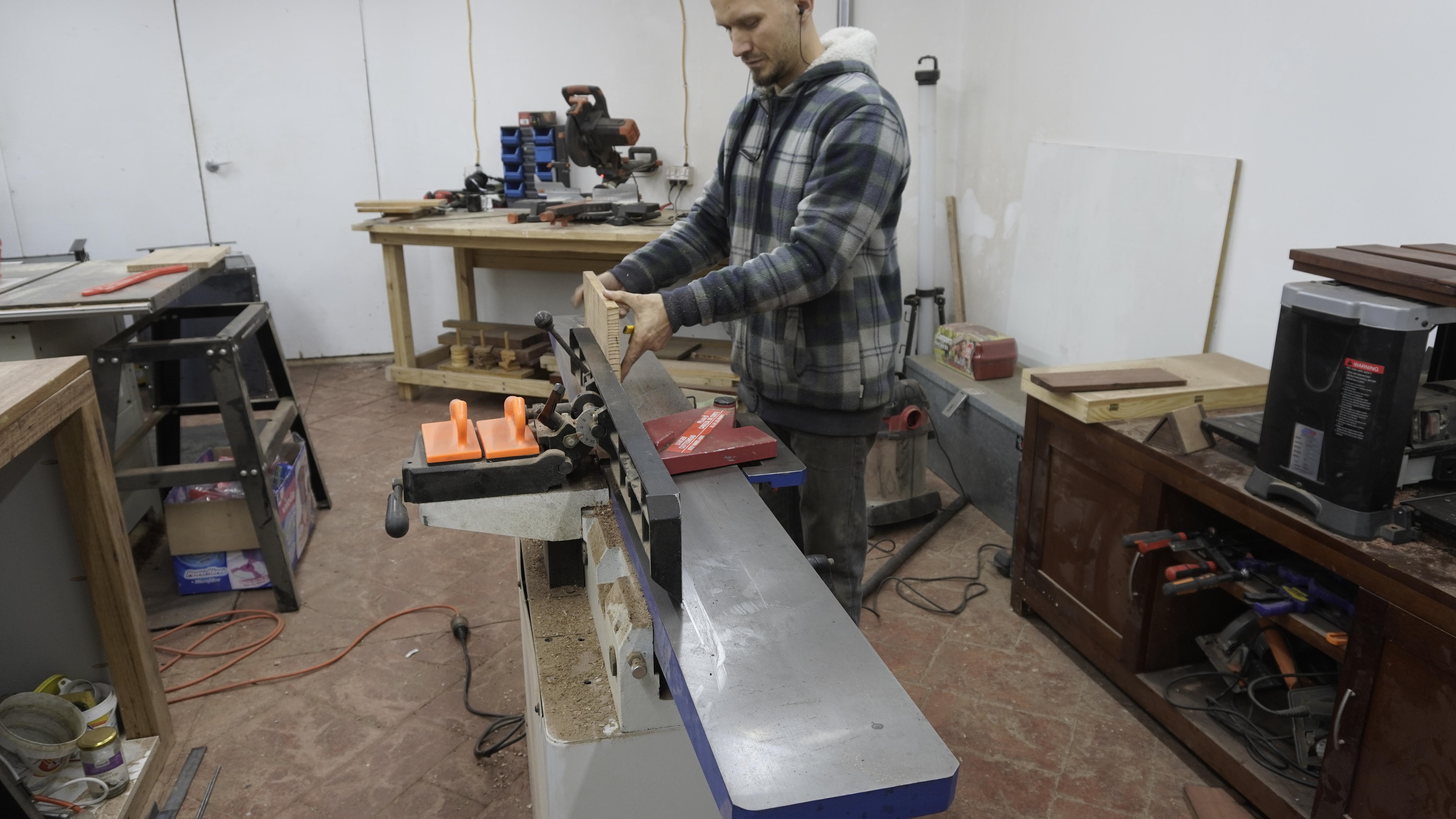 Industrial-style Metal and Timber Study Desk : 5 Steps (with Pictures ...
