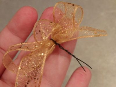 How to Make a Rose Boutonniere : 6 Steps - Instructables