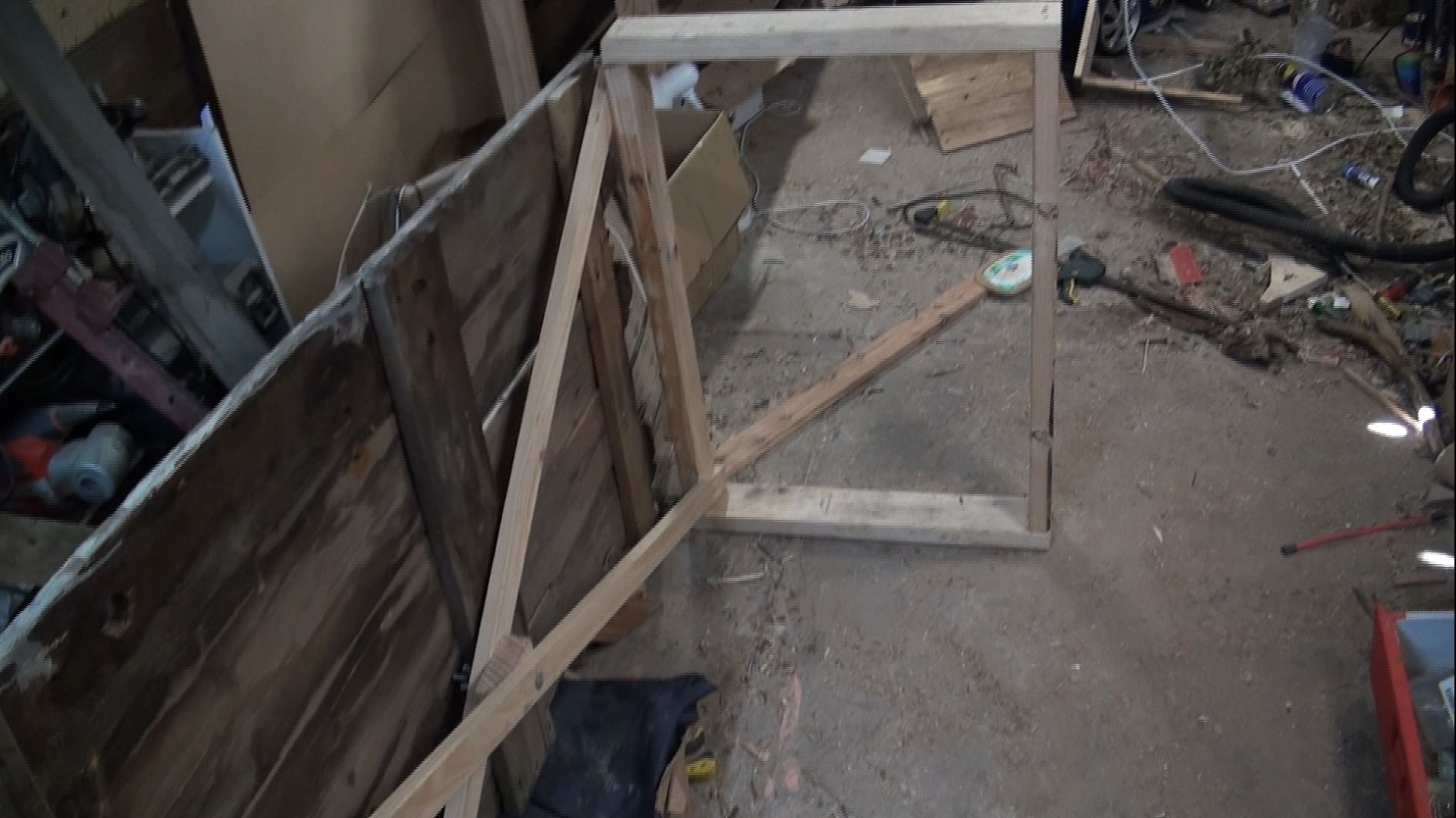 Reclaimed Garage Door Bench Table : 8 Steps (with Pictures) - Instructables