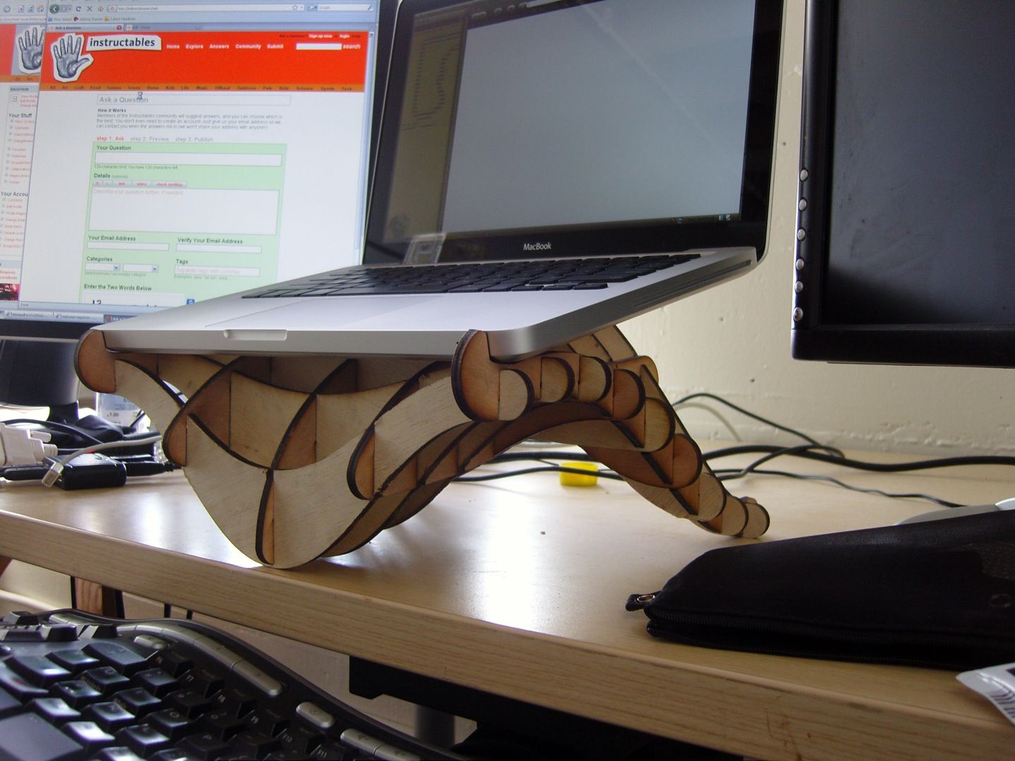 Wave Laptop Stand (Making 3D Shapes in Illustrator) : 8 Steps (with ...