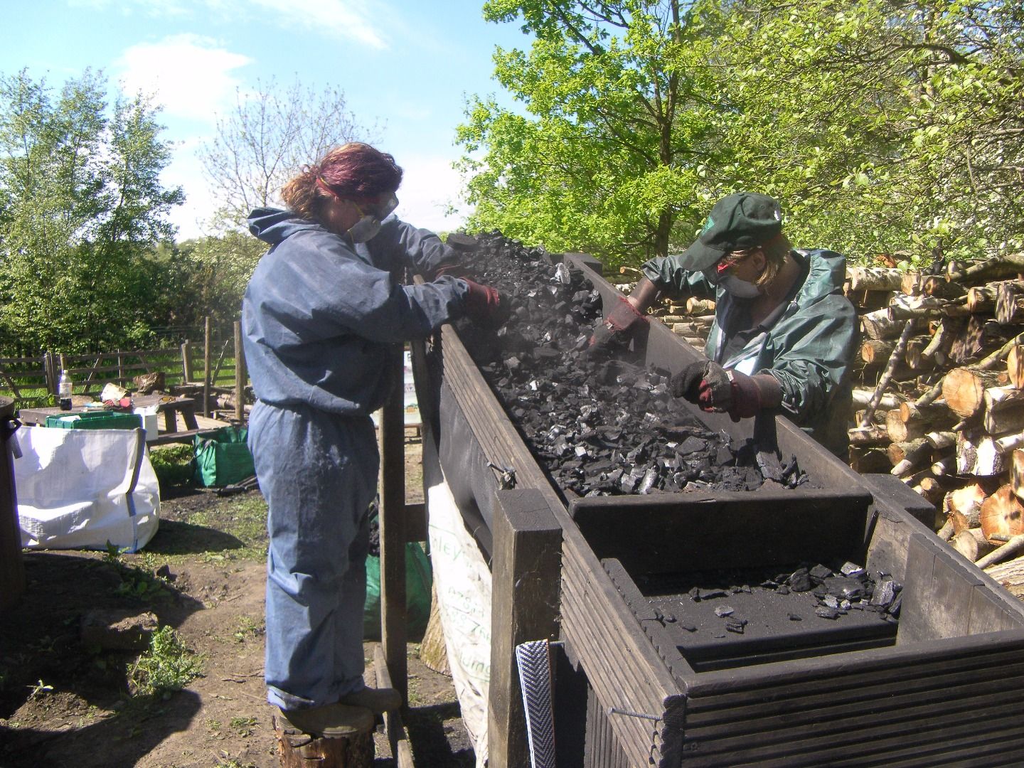 Large Scale Charcoal Production : 8 Steps (with Pictures) - Instructables