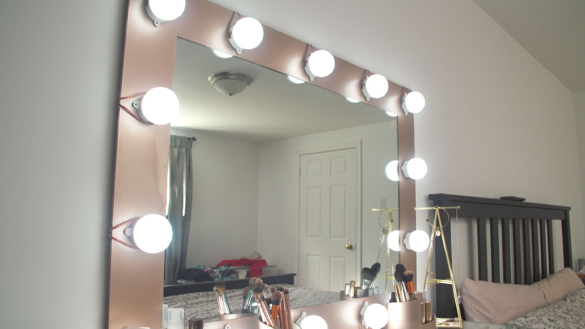DIY Vanity Mirror : 16 Steps (with Pictures) - Instructables