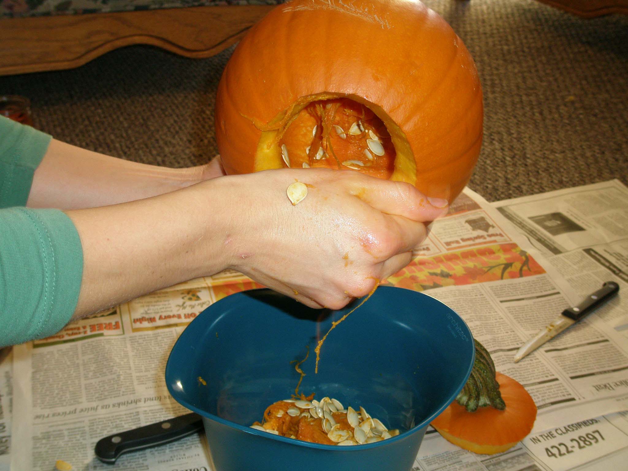 How to Carve a Jack-o-lantern : 7 Steps (with Pictures) - Instructables