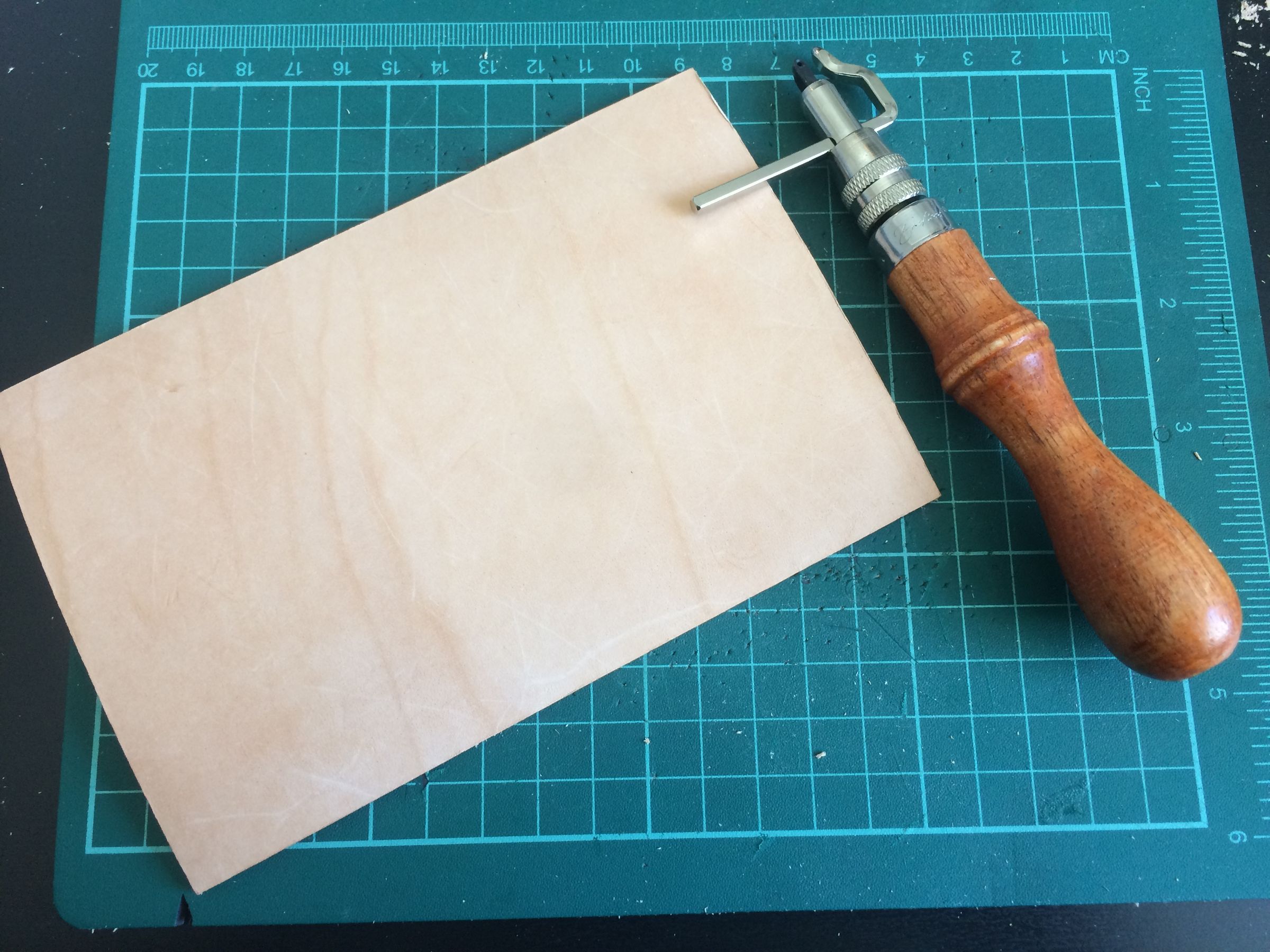 Leather Dice Tube : 15 Steps (with Pictures) - Instructables