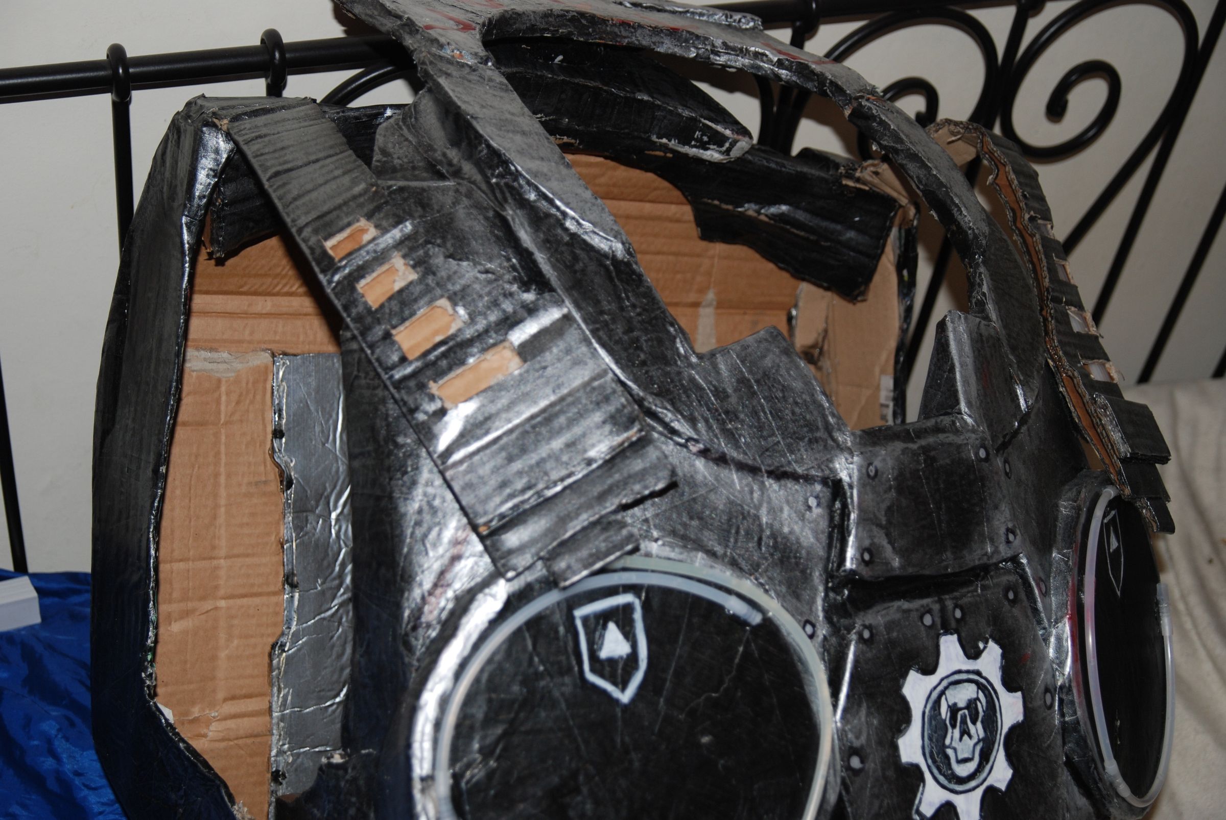 Halloween Cardboard Costumes and Weapons Gears of War Style : 10 Steps ...