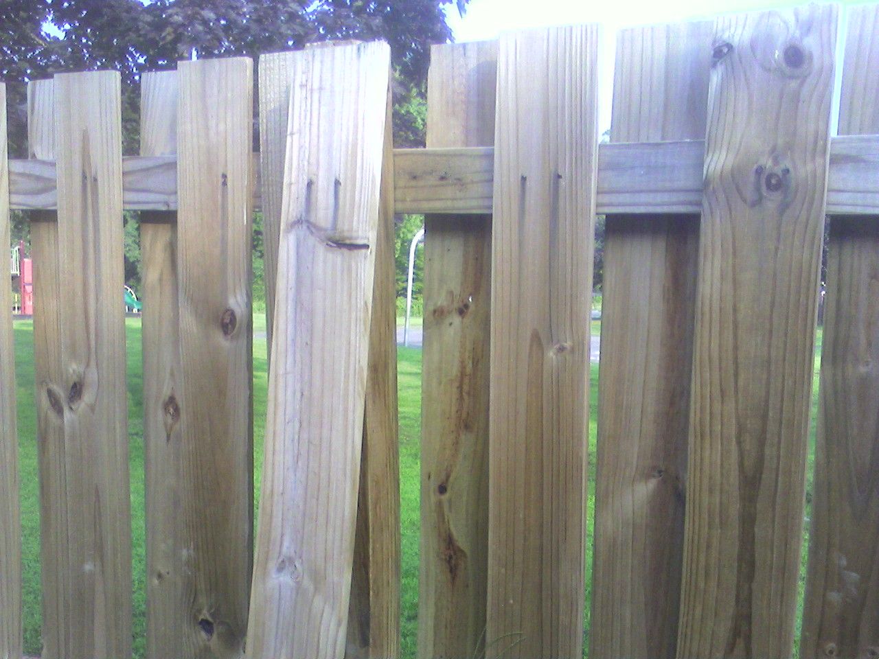 Turn Your Fence Into a Gate With 17$ : 7 Steps - Instructables