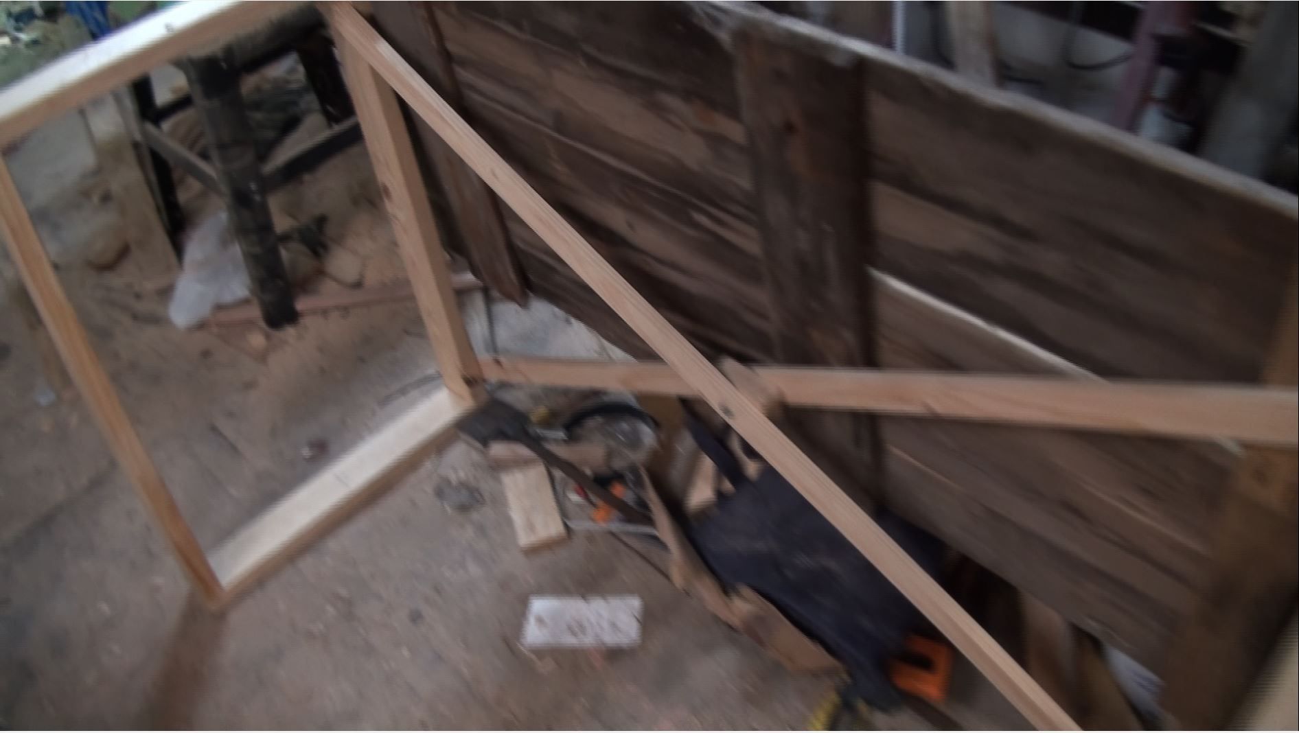 Reclaimed Garage Door Bench Table : 8 Steps (with Pictures) - Instructables